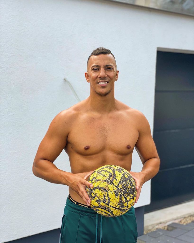 Farid Bang Tattoos Total Versaut: Ist Das Echt Farid Bangs Neues