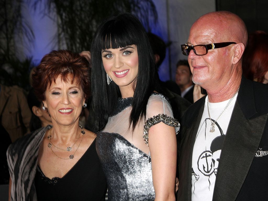 Katy Perrys Dad: "Betet für mein teuflisches Kind" | Promiflash.de