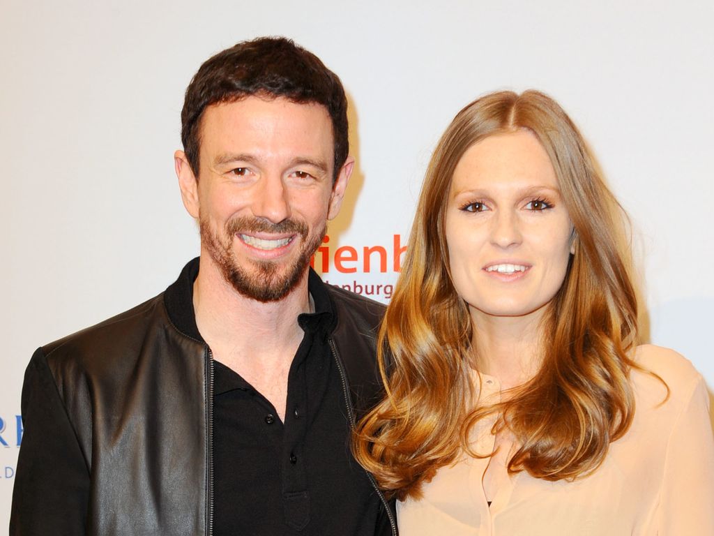 Glückwunsch: Iris Berbens Sohn Oliver ist verlobt | Promiflash.de