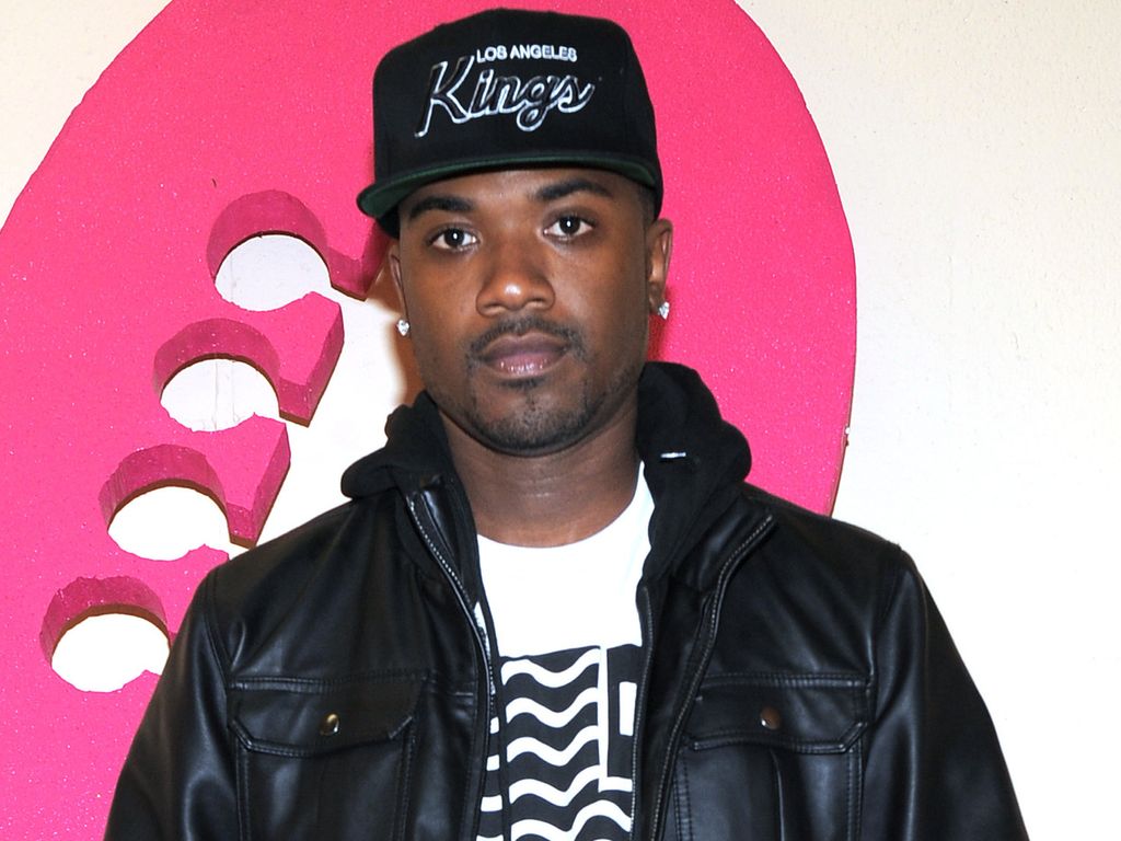 Rapper Ray J: Zusammenbruch nach Preisverleihung! | Promiflash.de