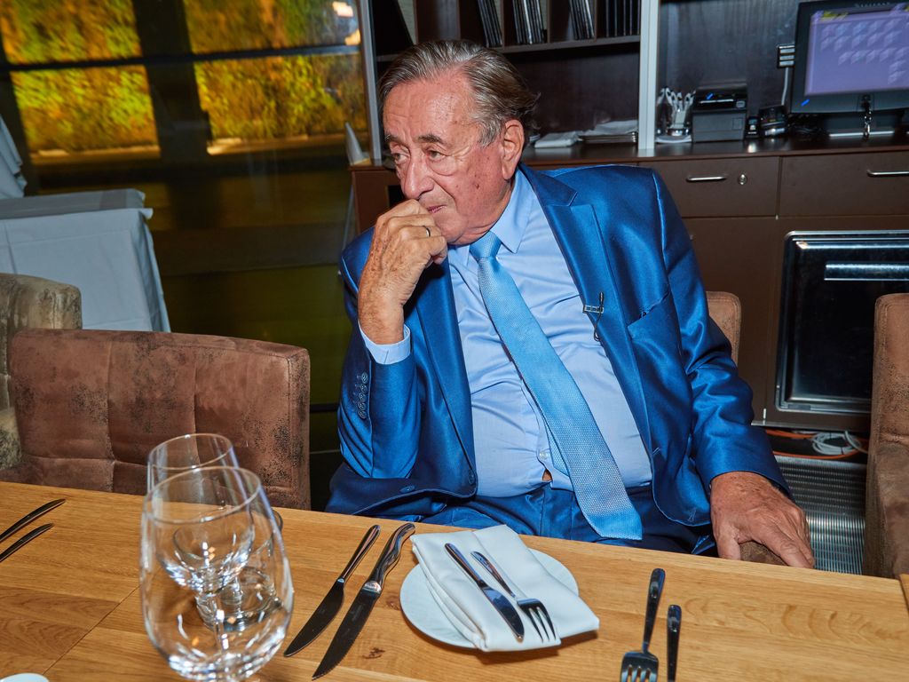 Vitaler Richard Lugner: Gesunder Lebensstil gegen Krebs | Promiflash.de