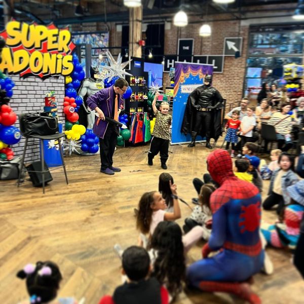 Adonis Graham | Promiflash