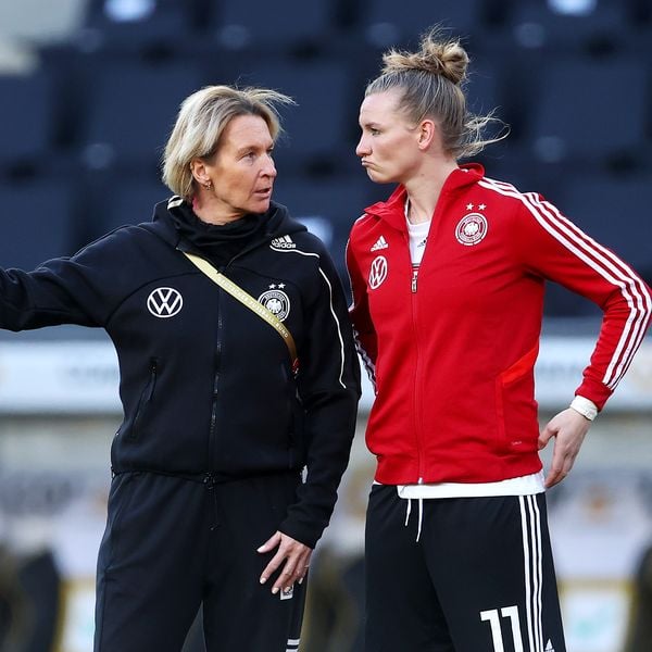 Martina Voss-Tecklenburg | Promiflash