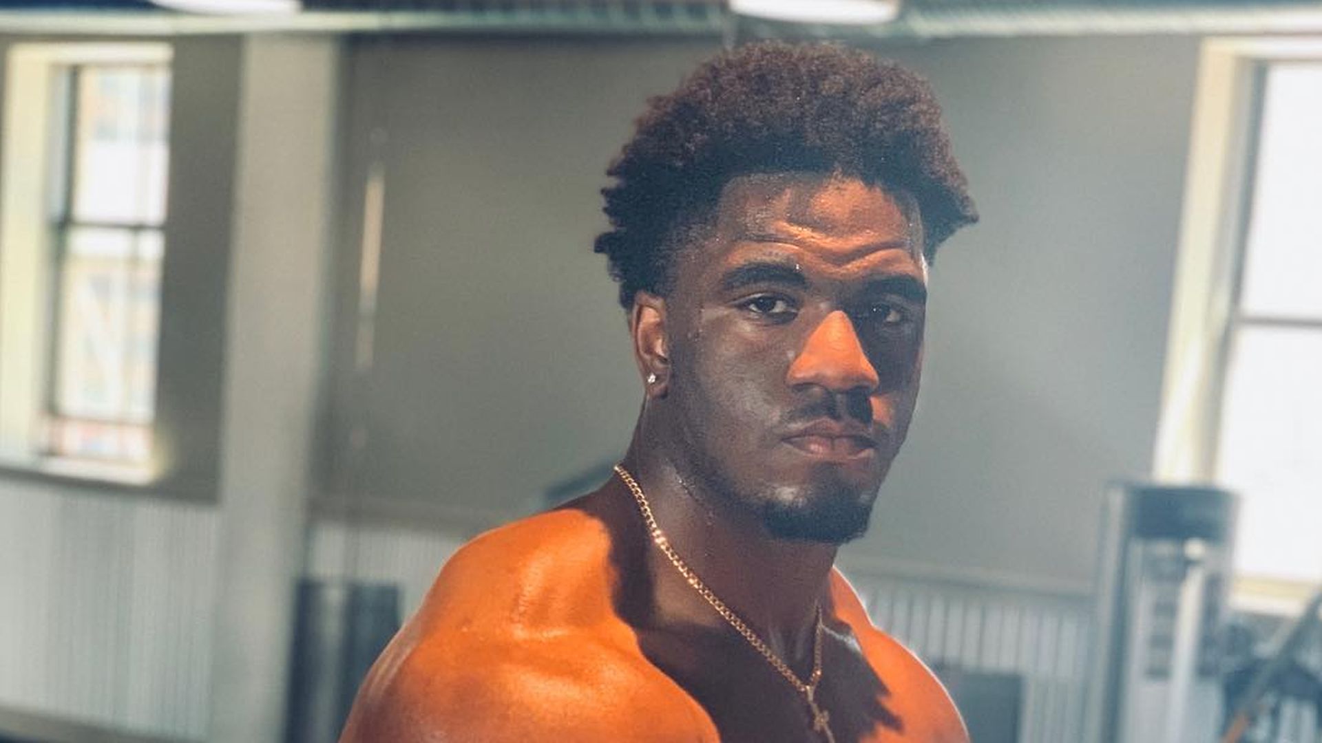 Der Football-Spieler AJ Simon stirbt im Alter von 25 Jahren