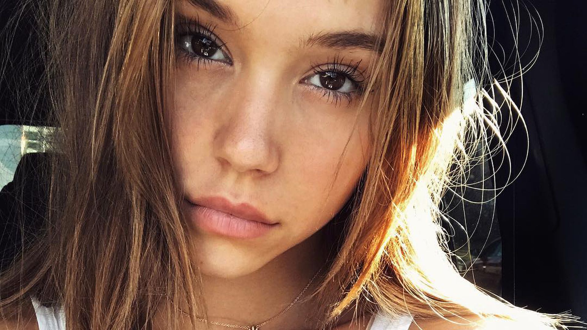 Alexis Ren | Promiflash.de
