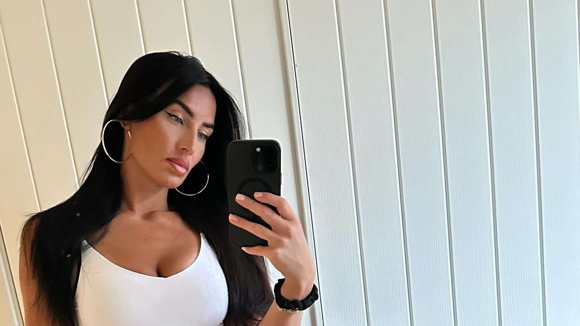 Spielt Kyle Walkers Frau Annie hier auf Affären-Drama an?