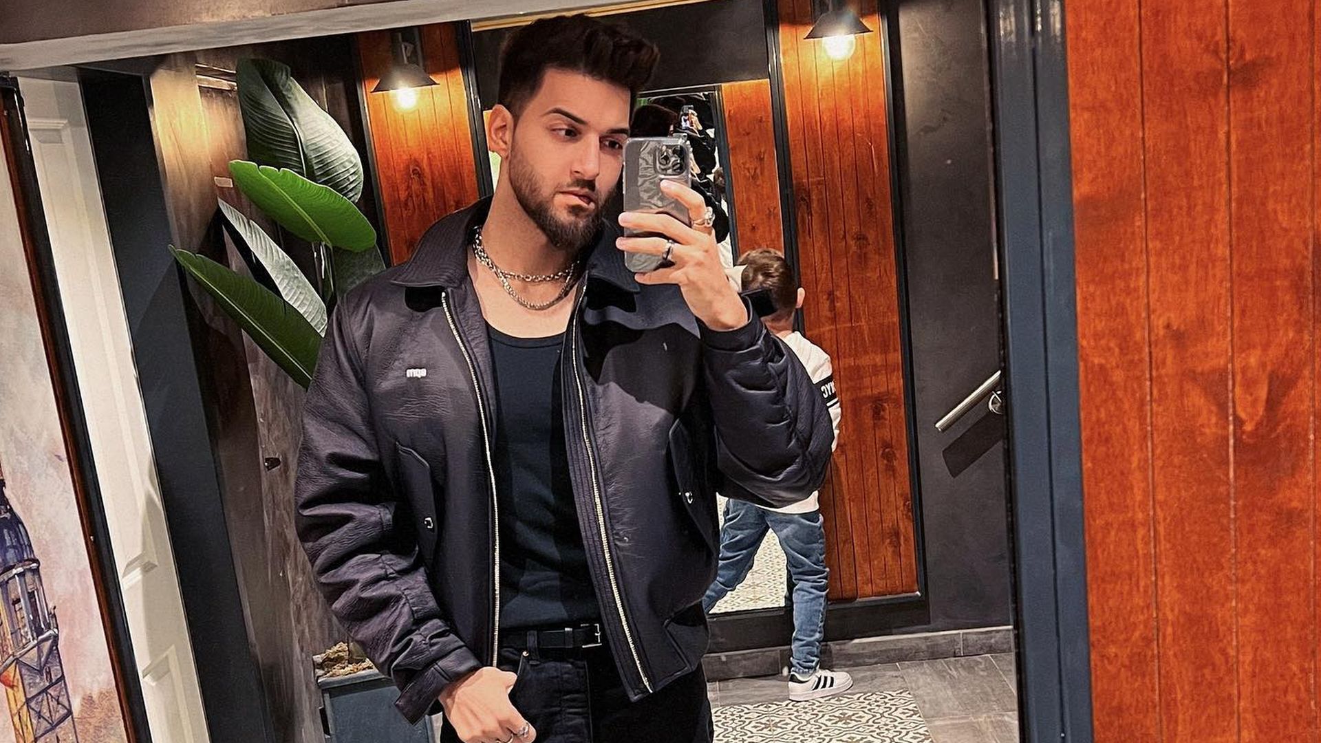 Liegt wirklich ein Haftbefehl gegen YouTuber ApoRed vor?