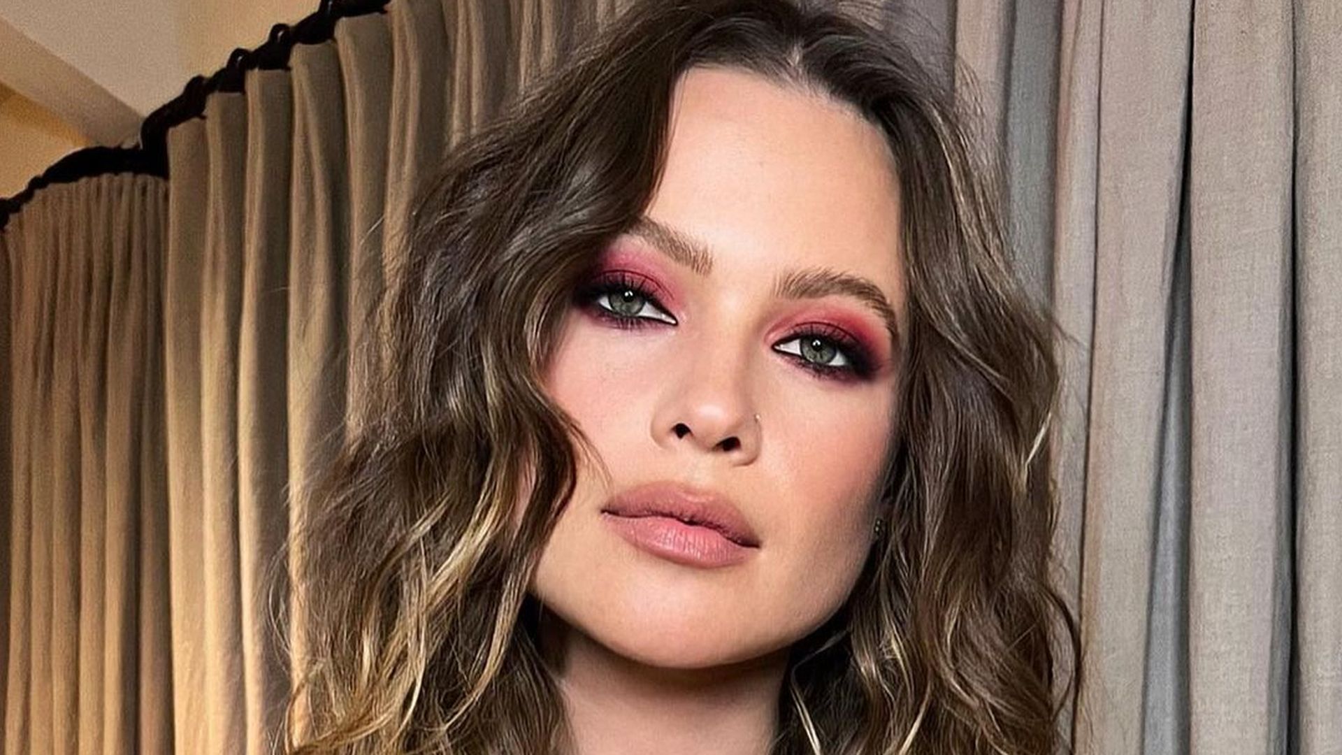 Behati Prinsloo teilt seltenes Halloween-Video ihrer Tochter