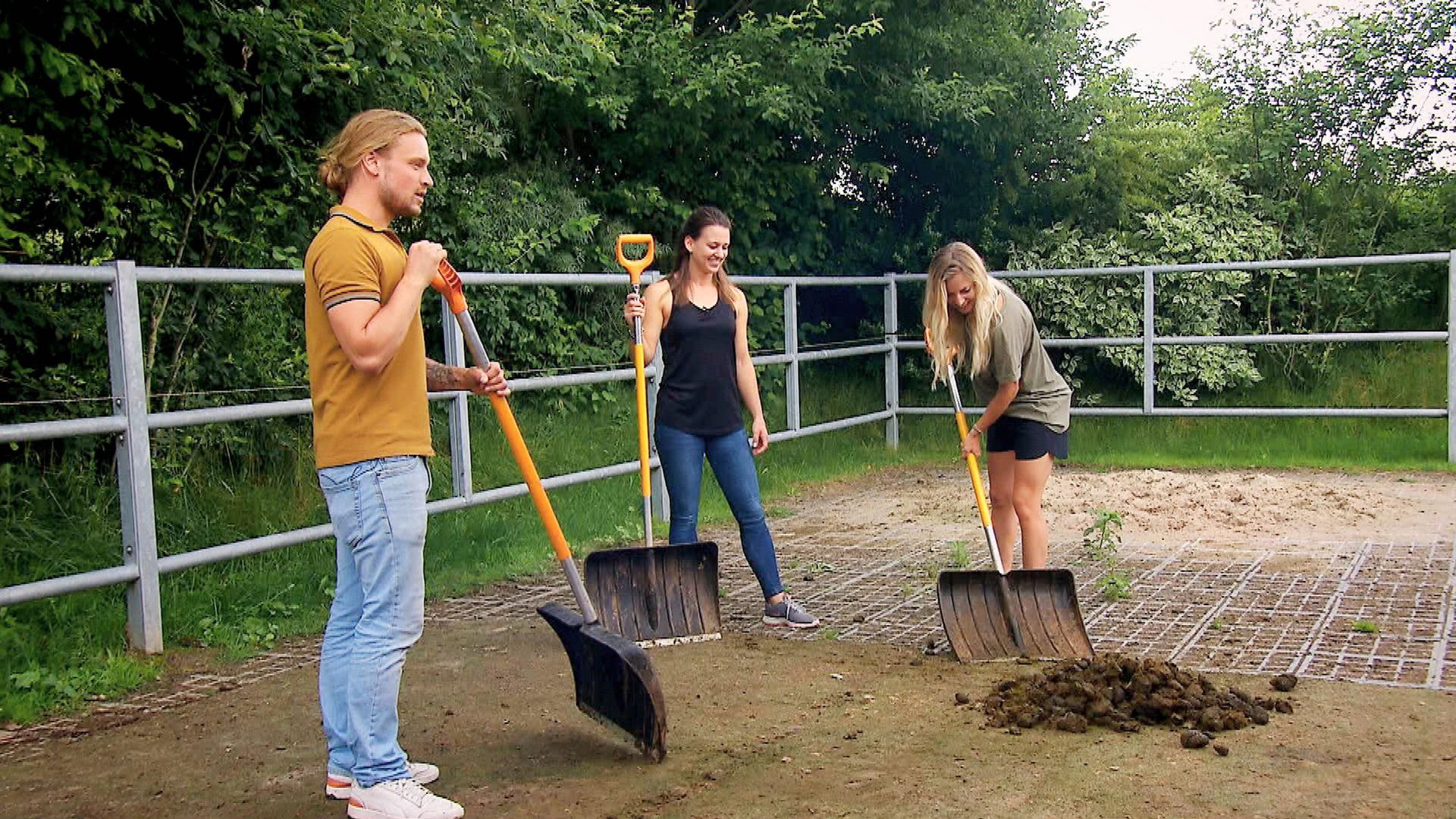 Tiefe Blicke: Hat "Bauer sucht Frau"-Björn eine Favoritin?