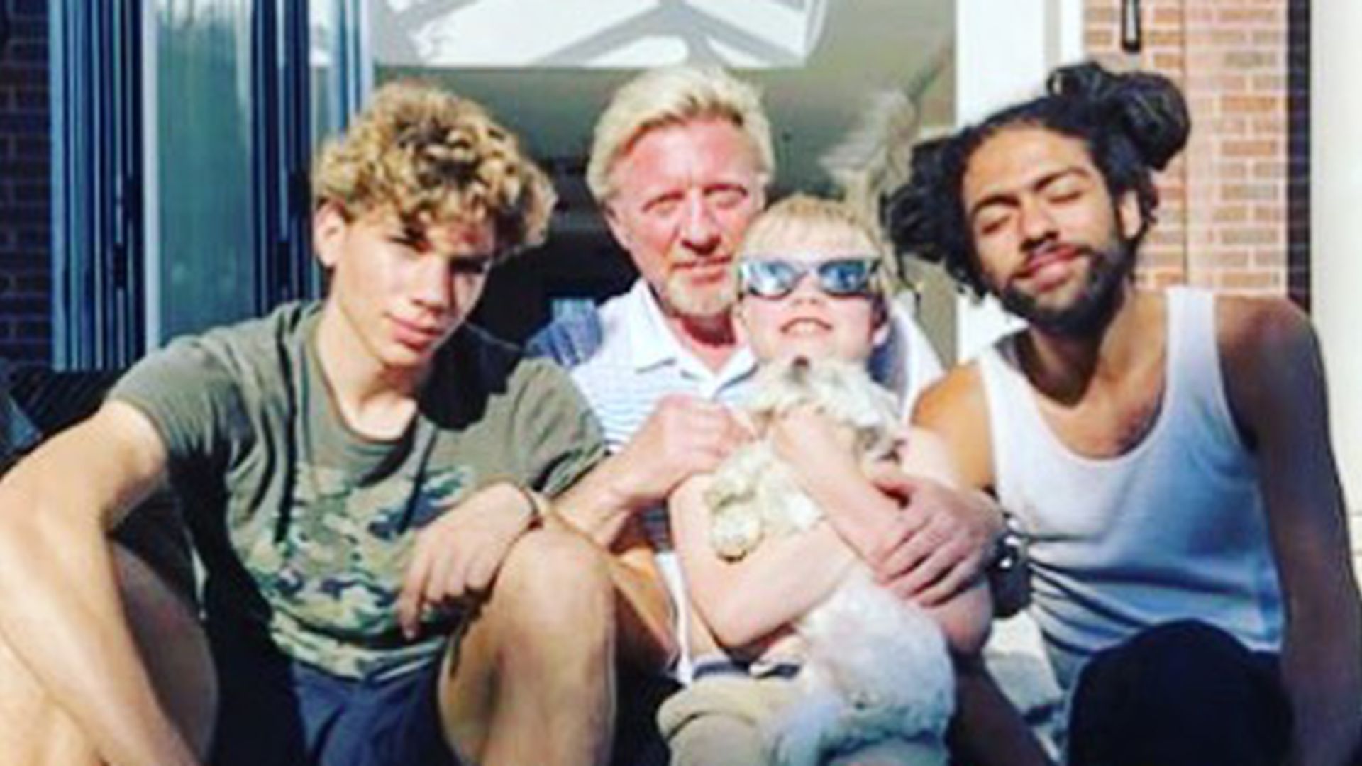 Seltenes Family-Pic: Boris Becker & Söhne posieren zu viert ...