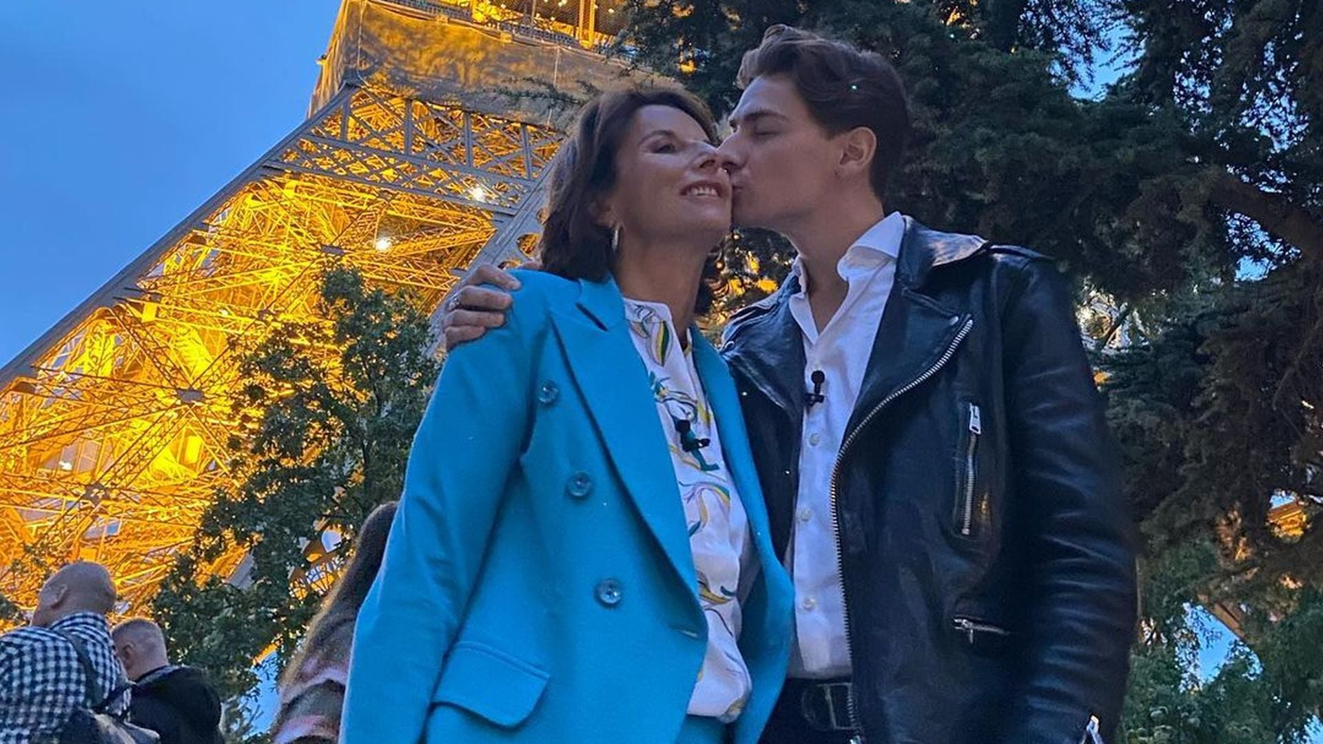 Claudia Obert genießt ihren Geburtstag mit Max in Paris