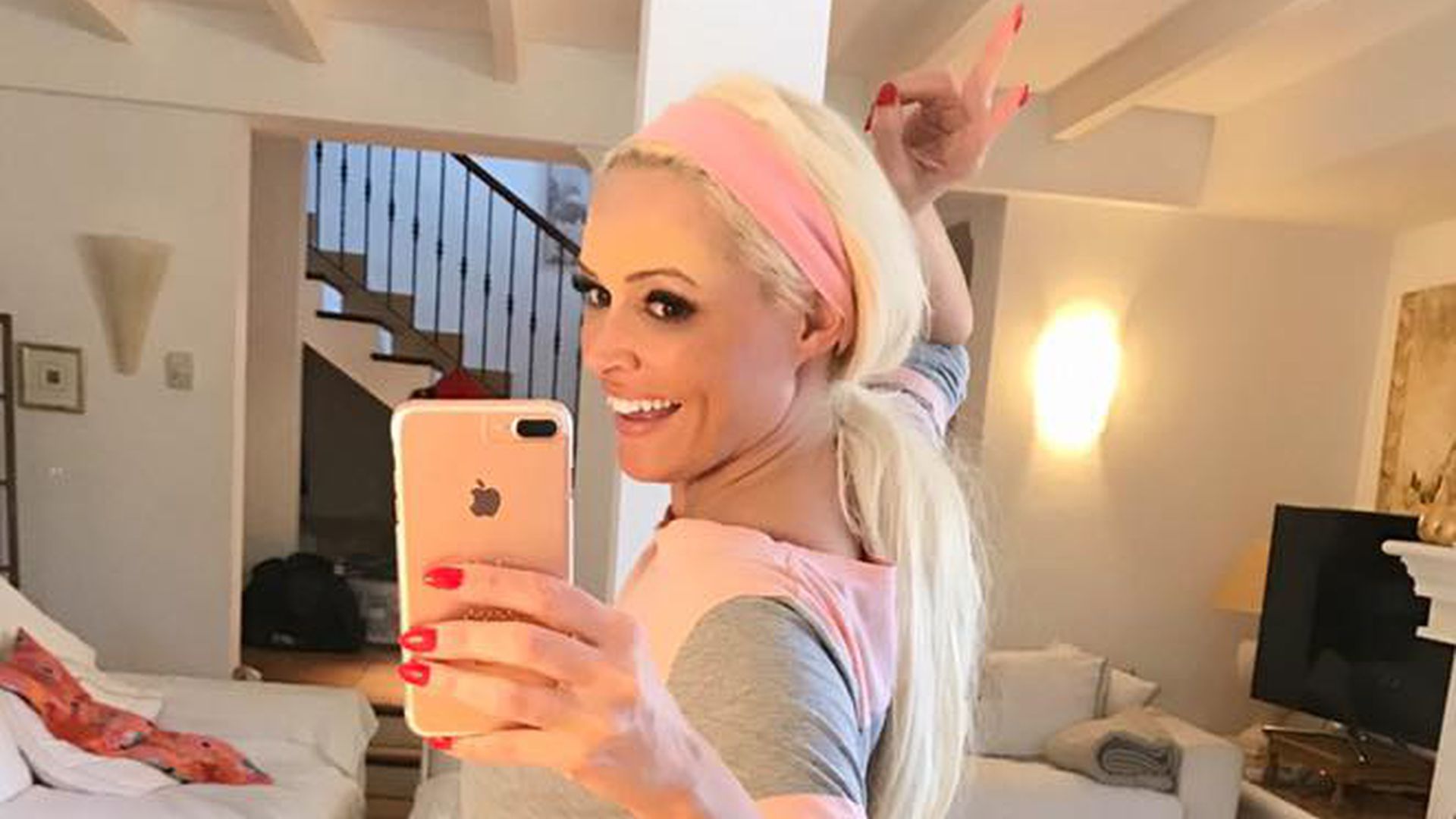 Daniela Katzenberger Zeigt Ihren Kim-Kardashian-Po – SVFH