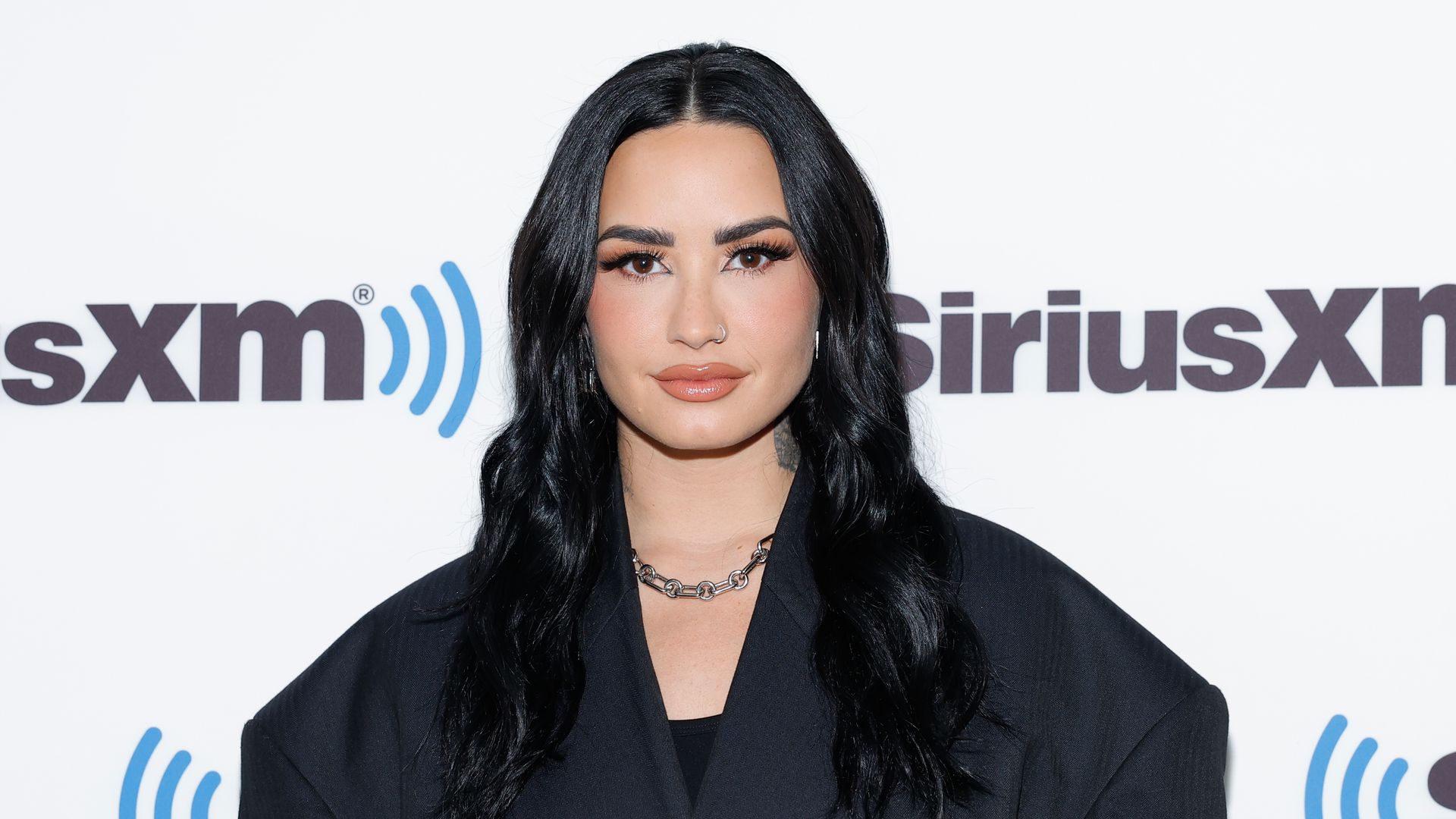 Frisch verlobt: Demi Lovato meldet sich erstmals zu den News