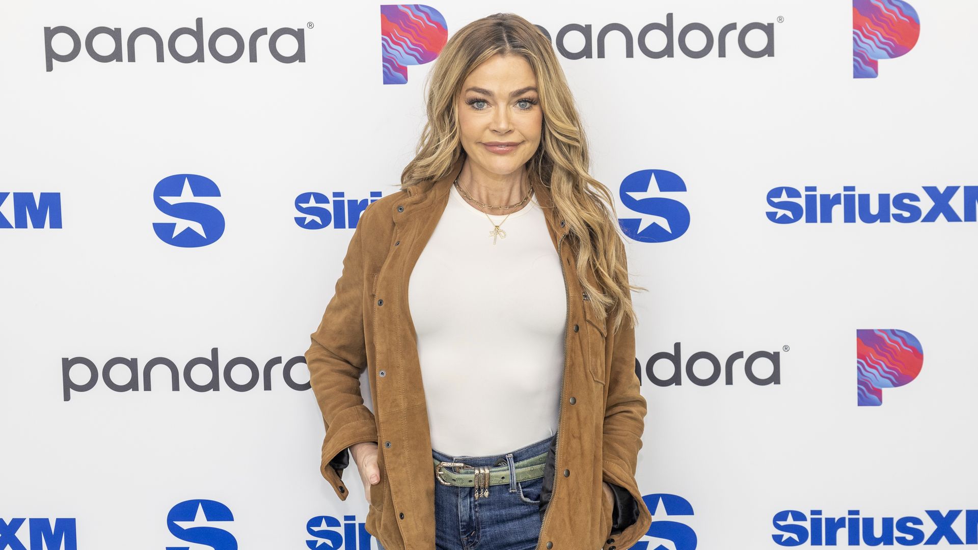 "Ein Engel": Denise Richards schwärmt von Adoptivtochter