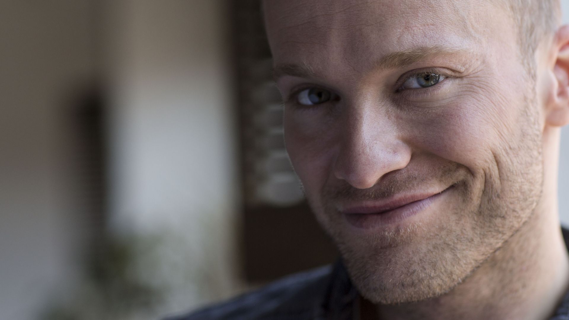 Verbotene Liebe-Dominic: Dank Stefan Raab verlobt | Promiflash.de