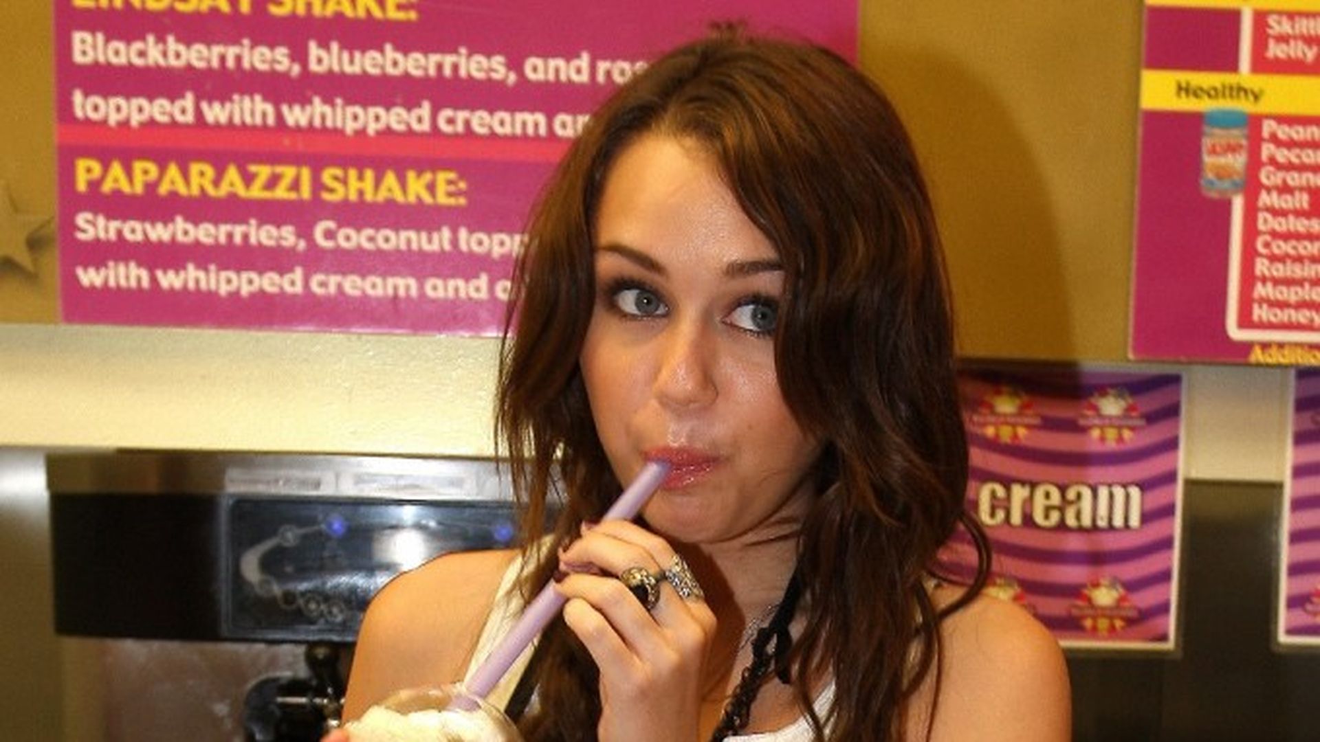 Miley Cyrus: Milkshake-Abend mit Freunden | Promiflash.de