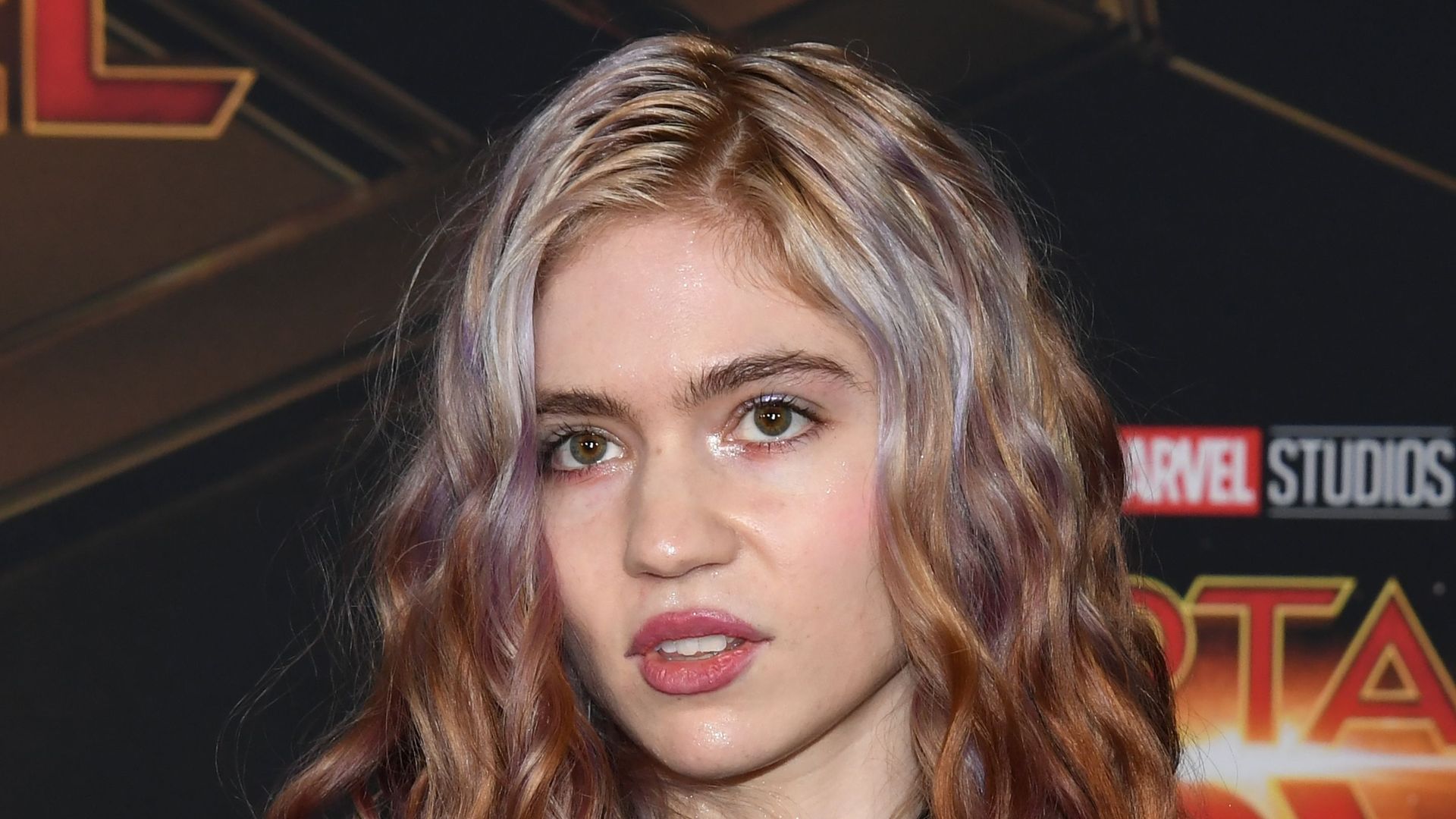 Grimes macht späte ihre Autismus- und ADHS-Diagnose publik