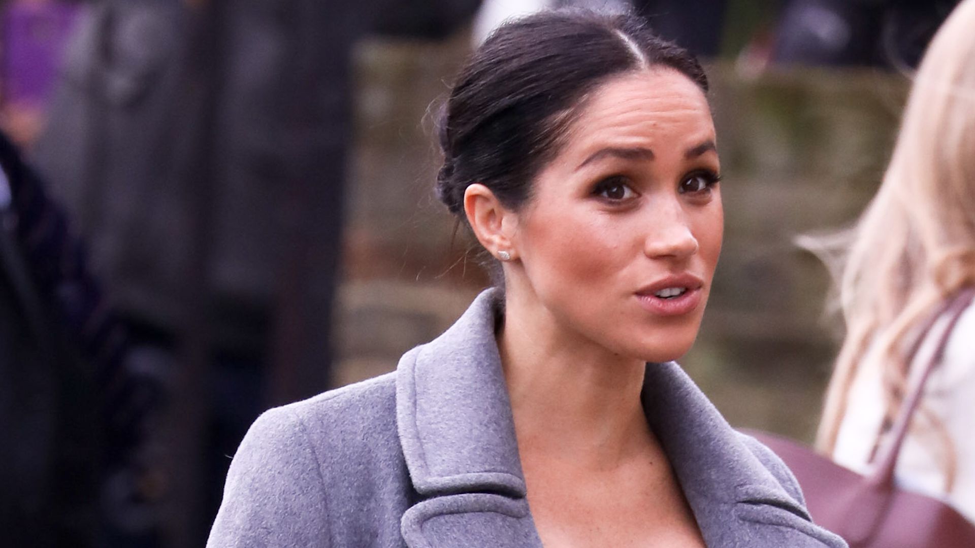 Schwangere Herzogin Meghan Hat Keine Lust Auf Umstandsmode Promiflashde