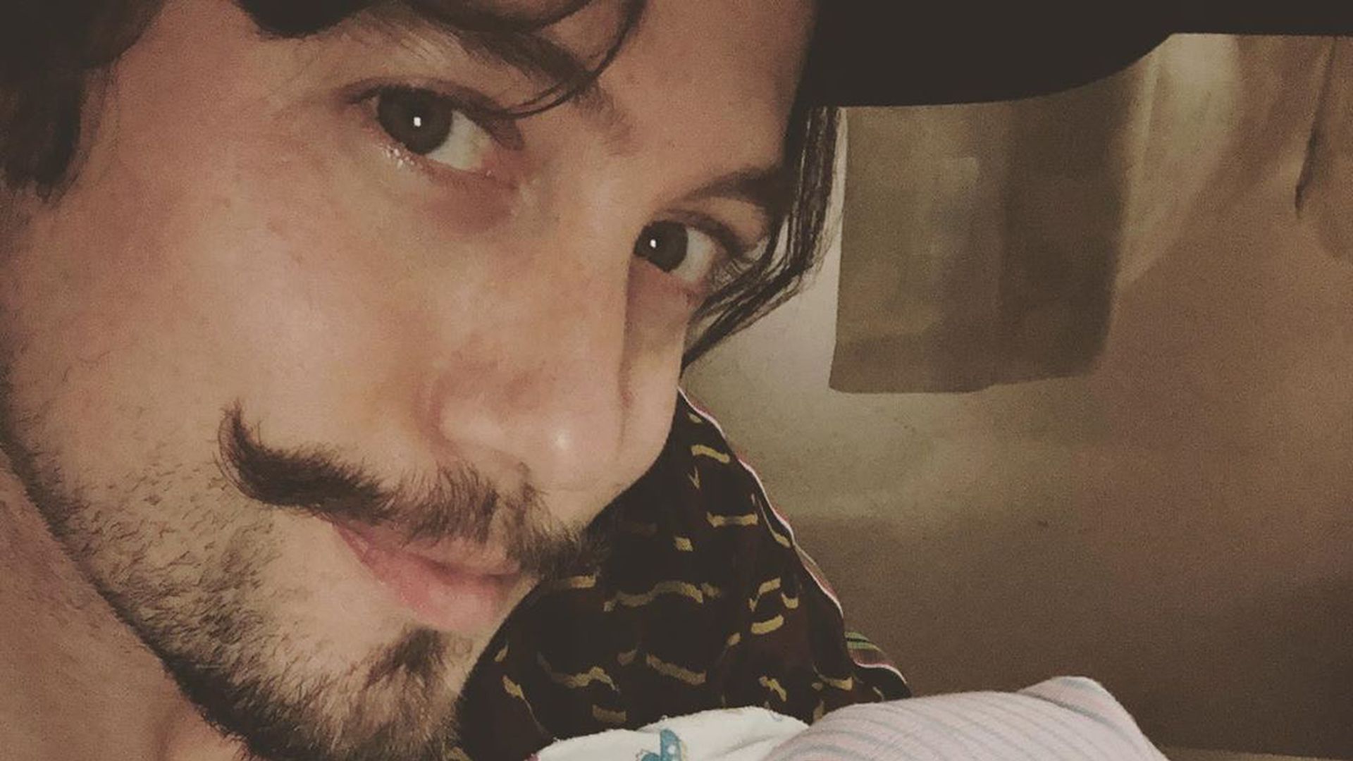 "Twilight"-Star Jackson Rathbone ist wieder Papa geworden