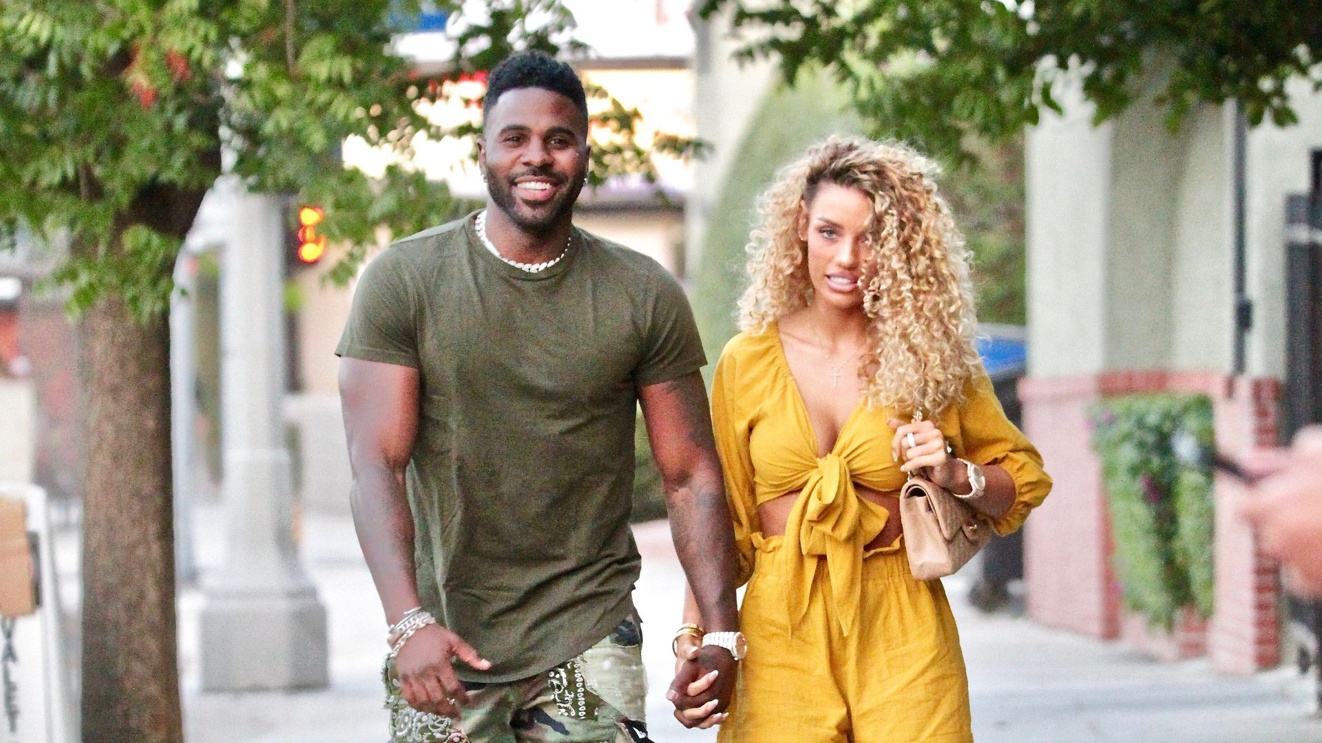 Neu-Eltern Jason Derulo und Freundin Jena genießen Datenight