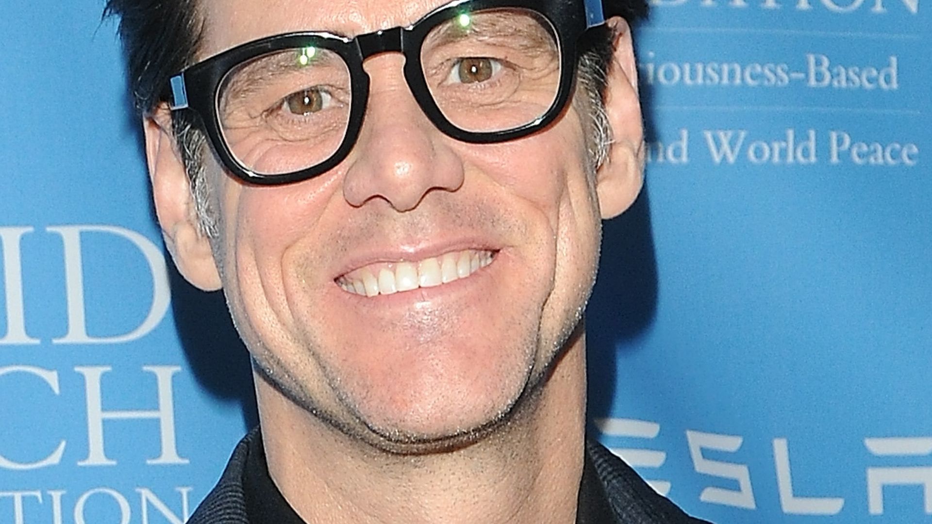 Dr. Jim Carrey! Hollywood um einen Doktor reicher | Promiflash.de