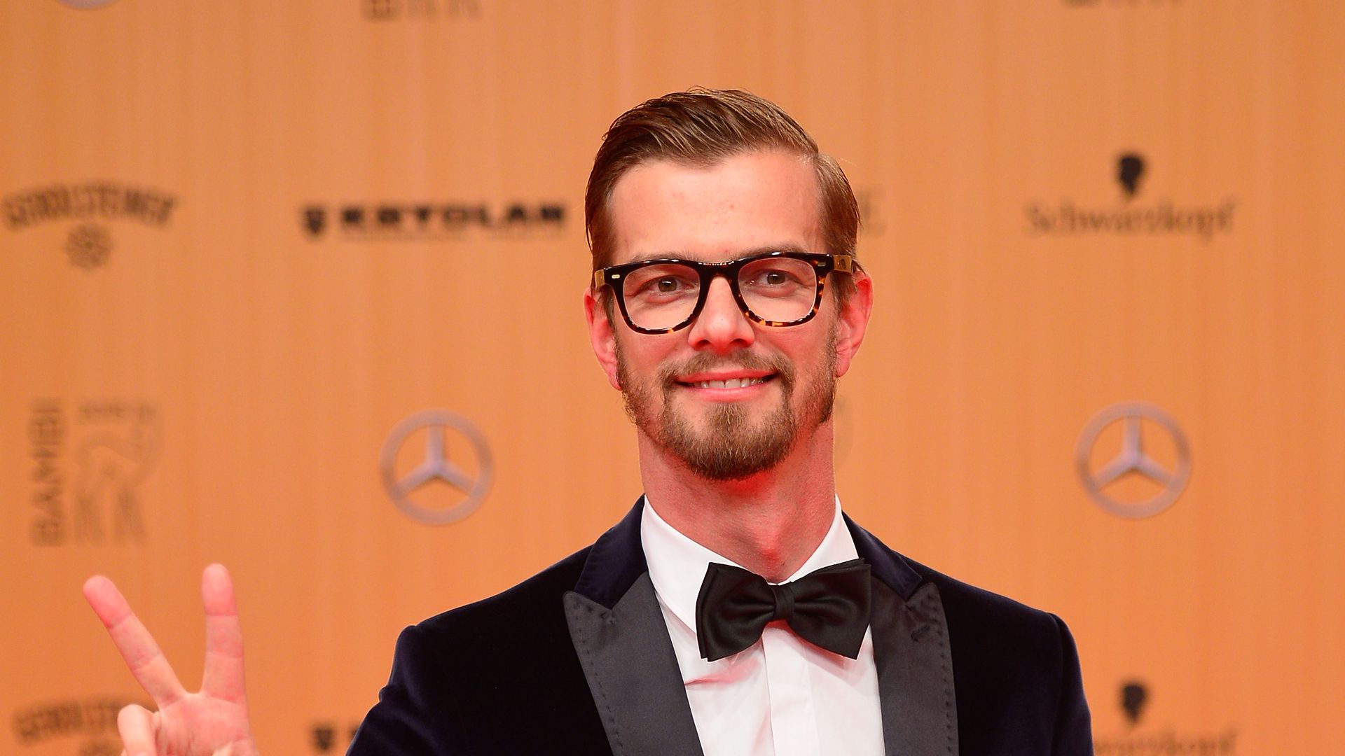 Surprise! Joko Winterscheidt hat jetzt ein eigenes Magazin | Promiflash.de