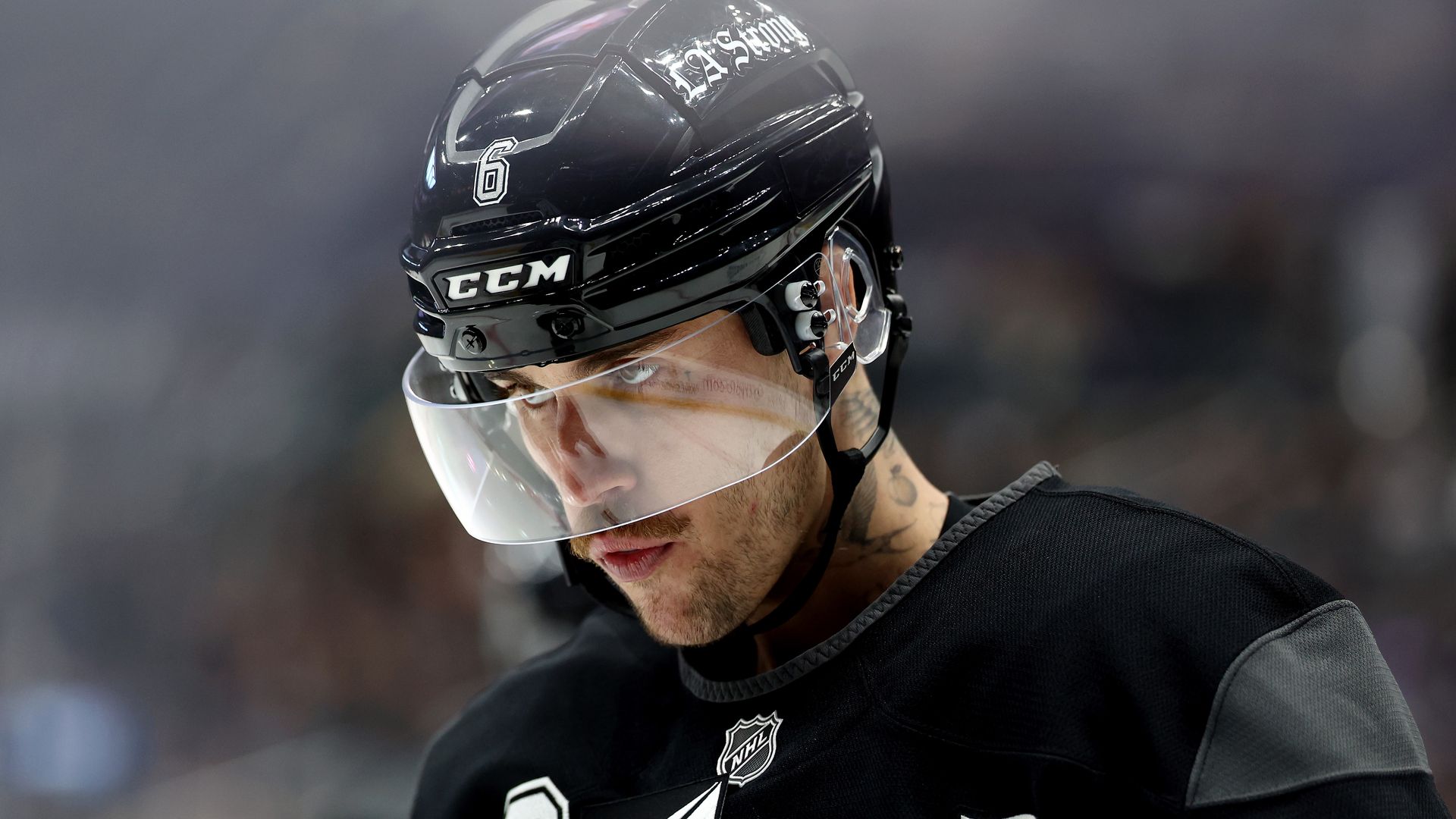 Spaß oder Ernst? Justin Bieber gerät in Eishockey-Rangelei