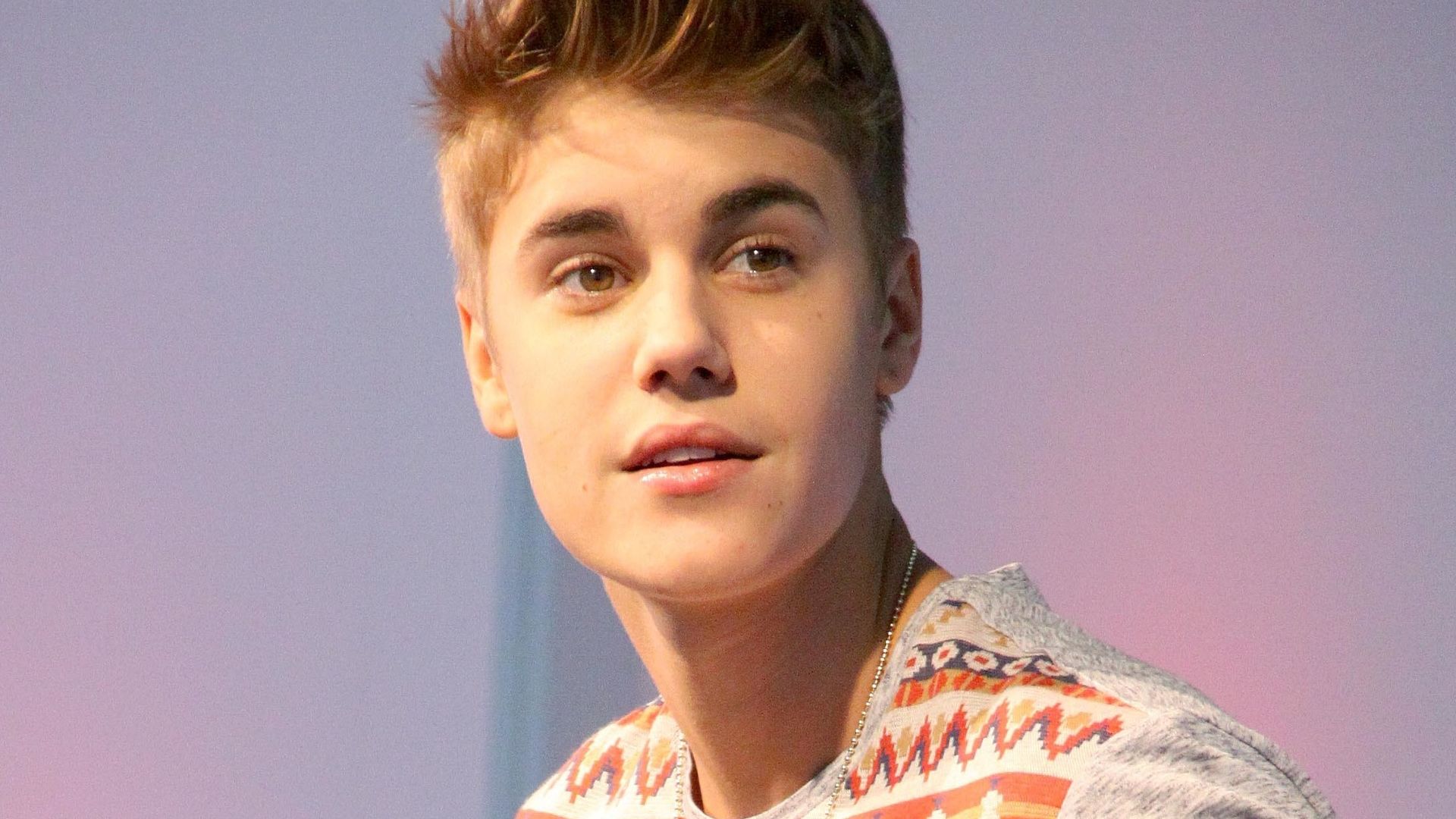 Justin Bieber veröffentlicht Biographie Nummer 2 | Promiflash.de