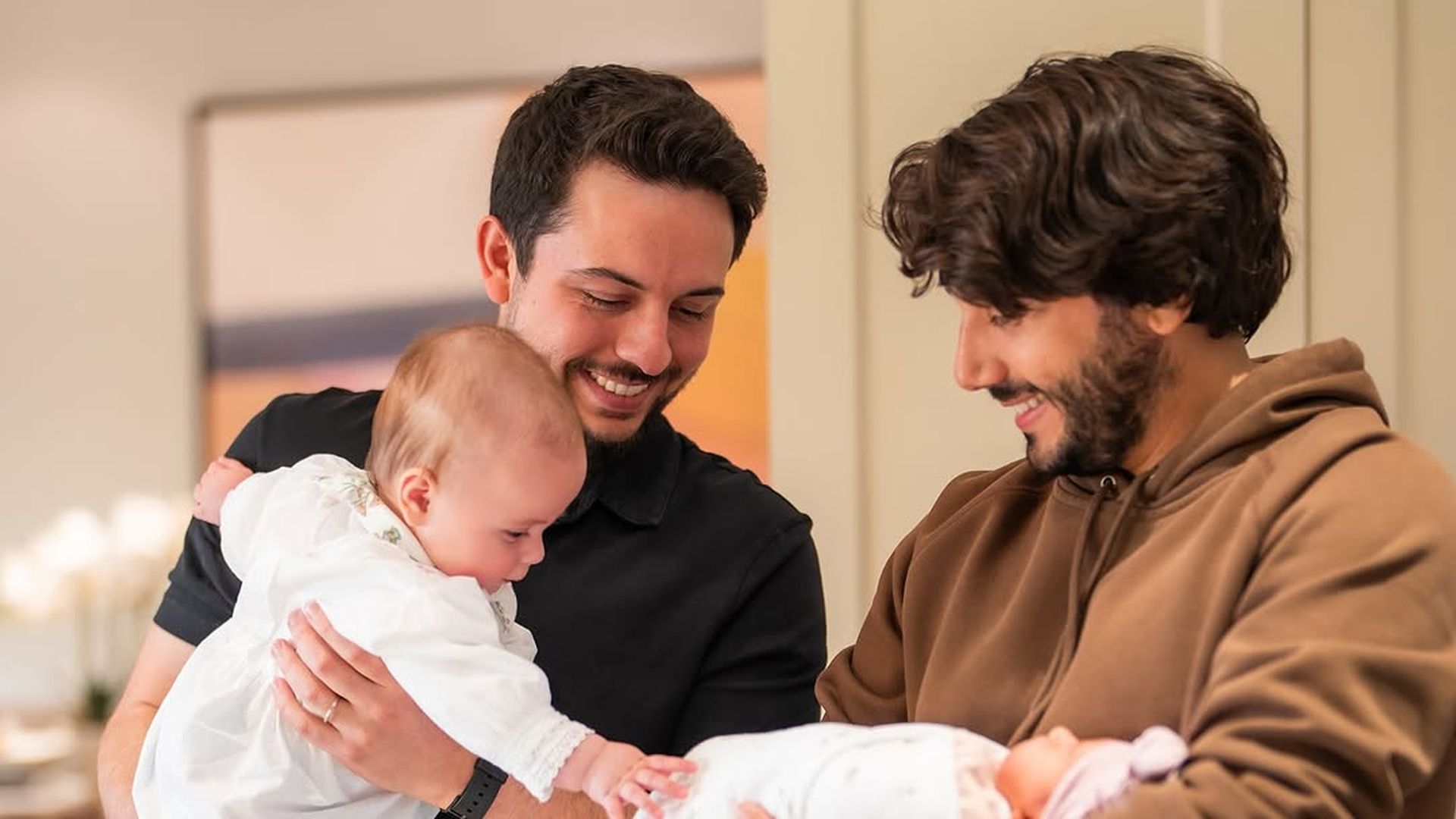 Zuckersüß: Prinzessin Imans Tochter trifft auf ihre Cousine