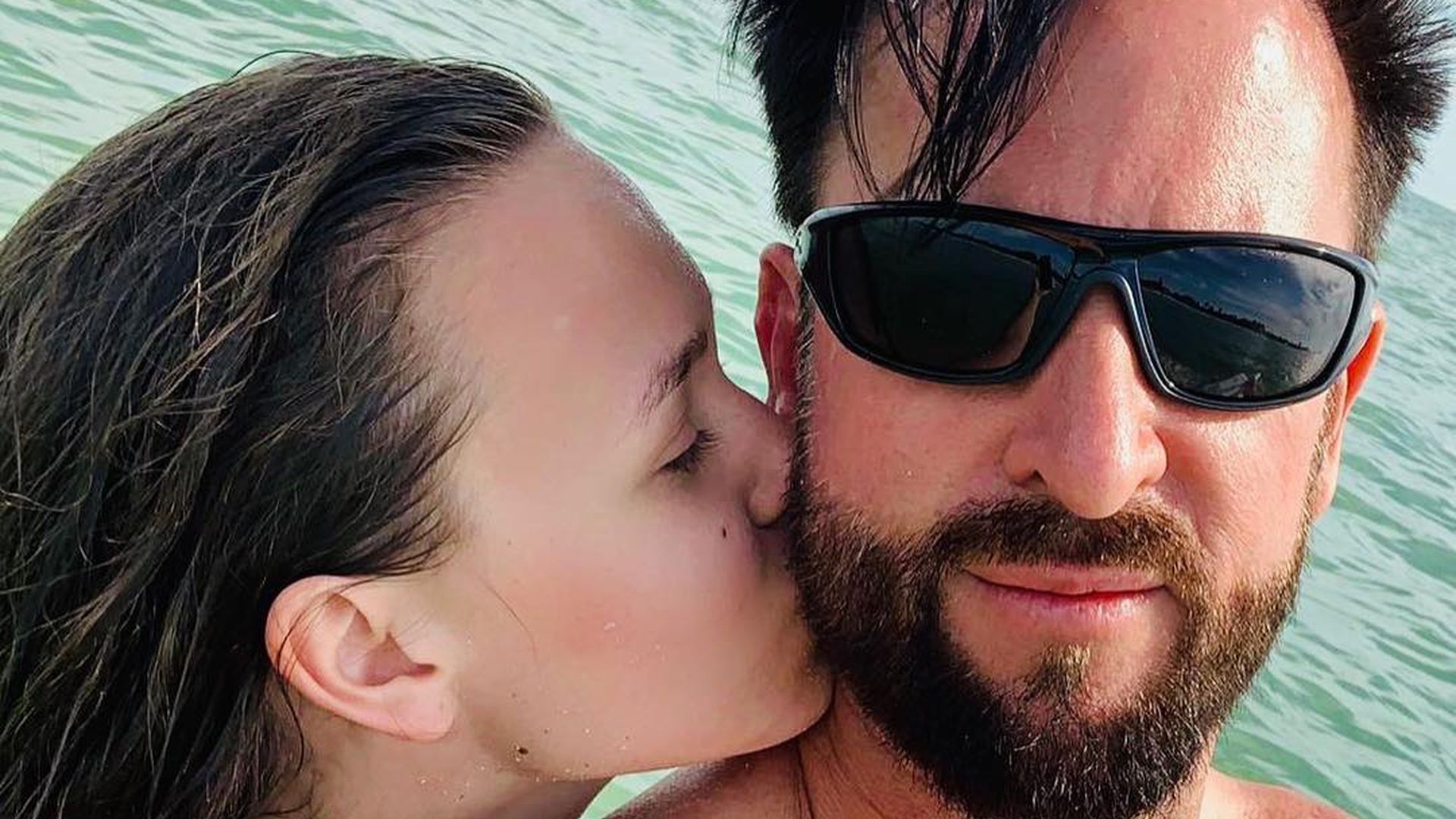 Fotos aufgetaucht: Wendler und Laura machen Speedboot-Trip