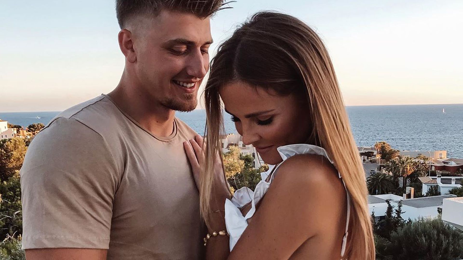 Juli-Foto: Hier wusste Christin Kaeber schon von Baby-News!