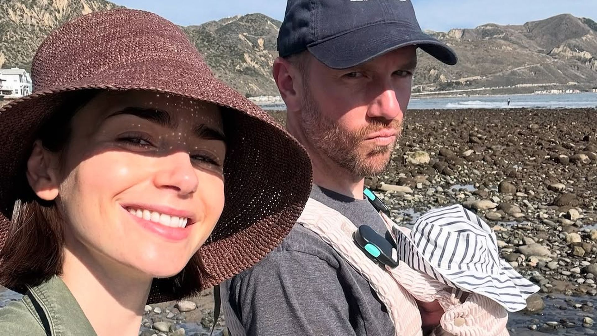 Lily Collins genießt Auszeit mit Mann und Baby am Strand