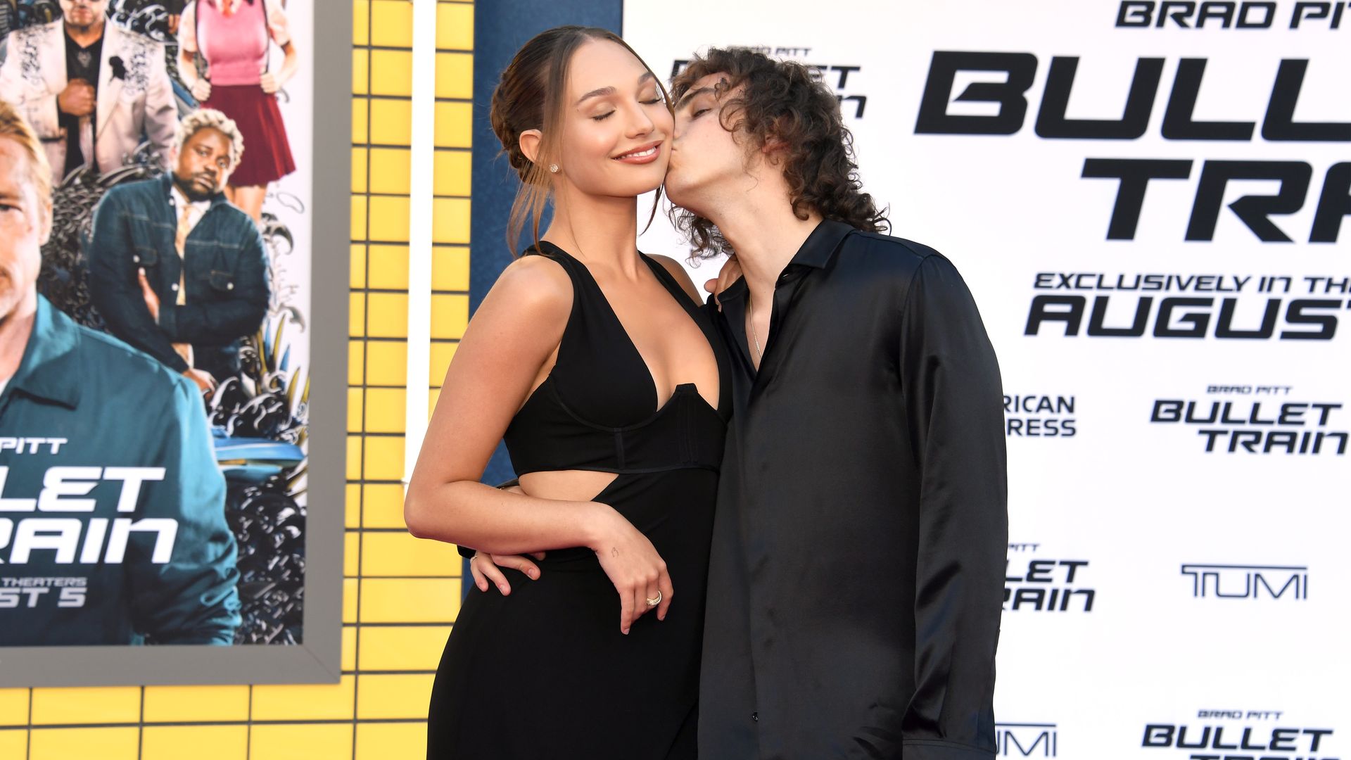 Maddie Ziegler und Eddie Benjamin geben Red-Carpet-Debüt!