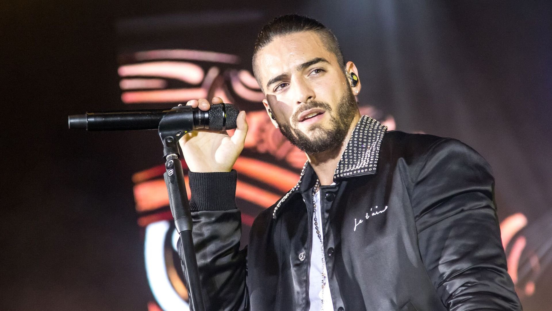 Historisch: Sänger Maluma als erster Mann auf dem Elle-Cover ...
