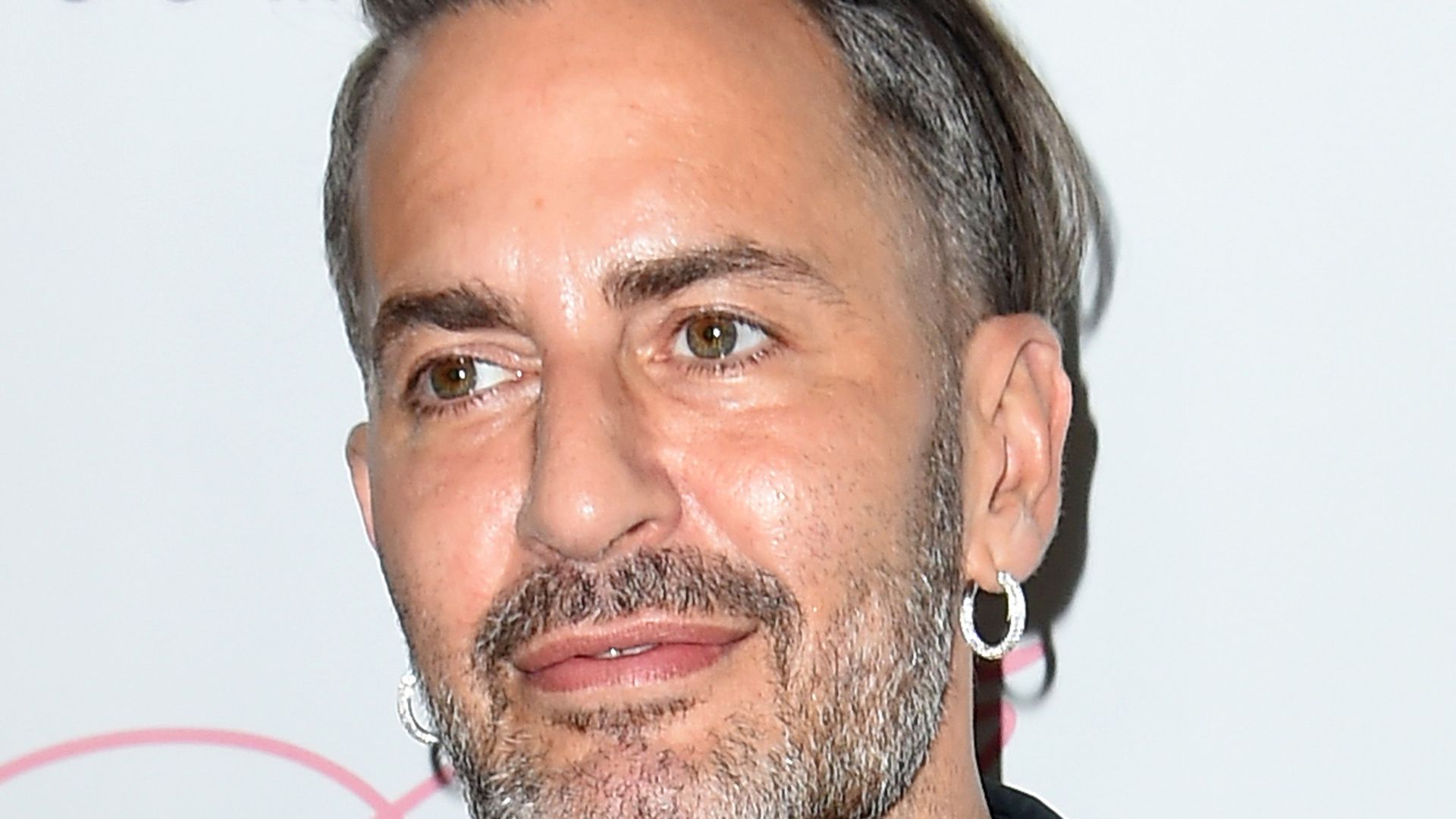 Im Fast-Food-Restaurant: Designer Marc Jacobs ist verlobt! | Promiflash.de