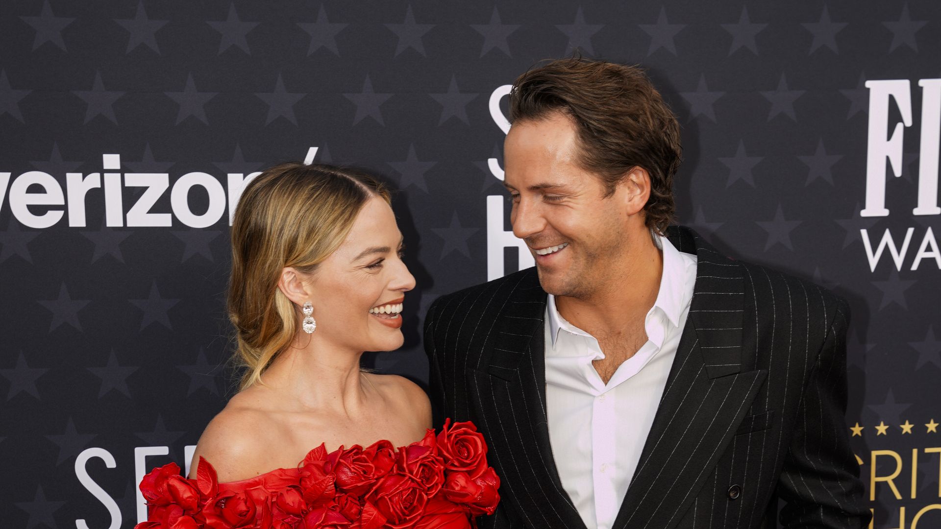 Margot Robbie genießt ersten Osterspaziergang mit ihrem Baby