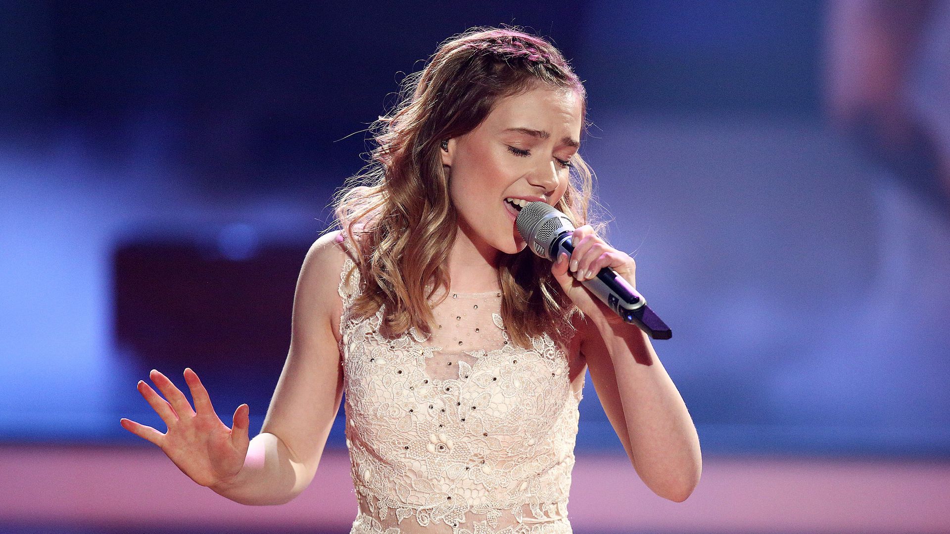 Marie Wegener wird 18: Was wurde aus der DSDS-Siegerin? | Promiflash.de