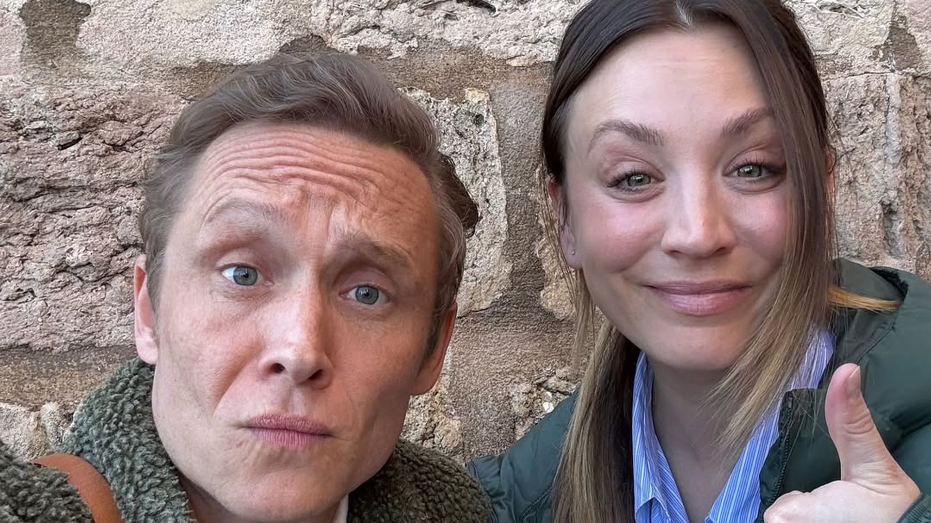 Matthias Schweighöfer am Set mit Kaley Cuoco und Sam Claflin