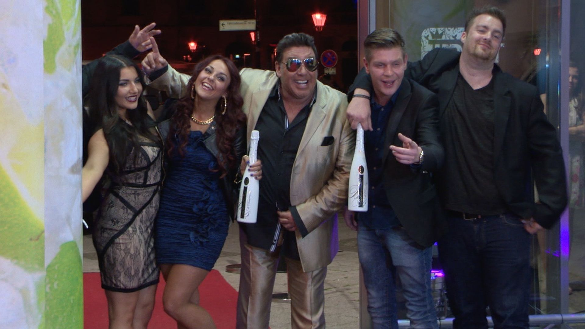 Wow: DSDS-BFFs feiern mit Partykönig Michael Ammer | Promiflash.de