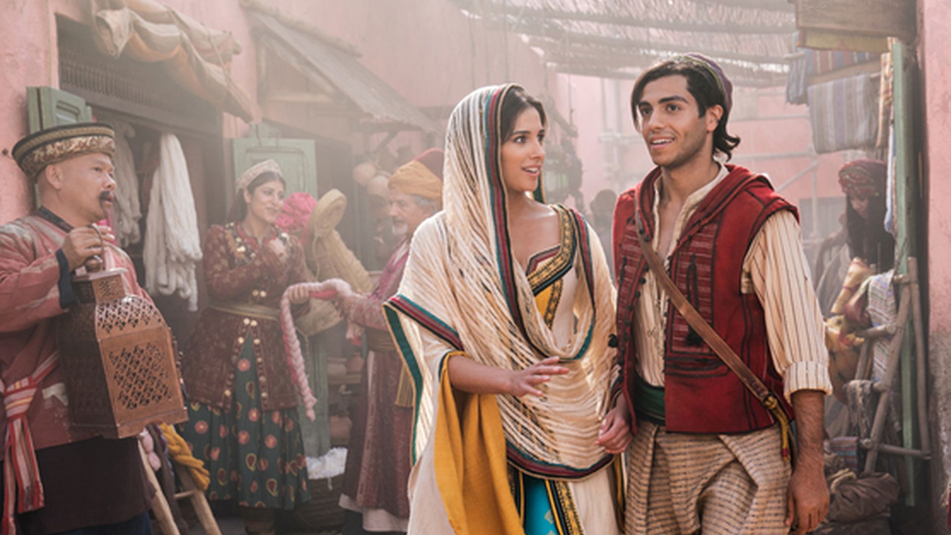 Zwei "Aladdin"-Versionen: Die fünf größten Unterschiede! | Promiflash.de