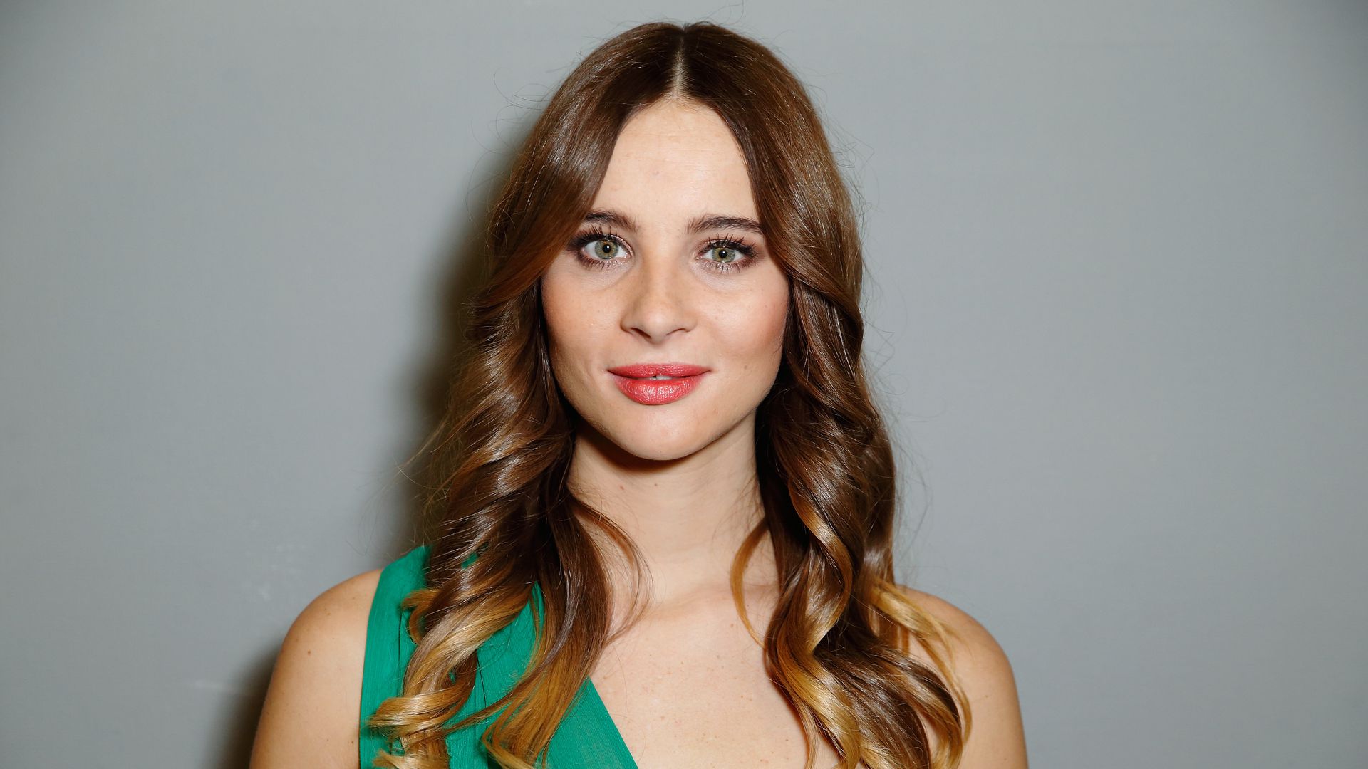 Verbotene Liebe | Promiflash.de