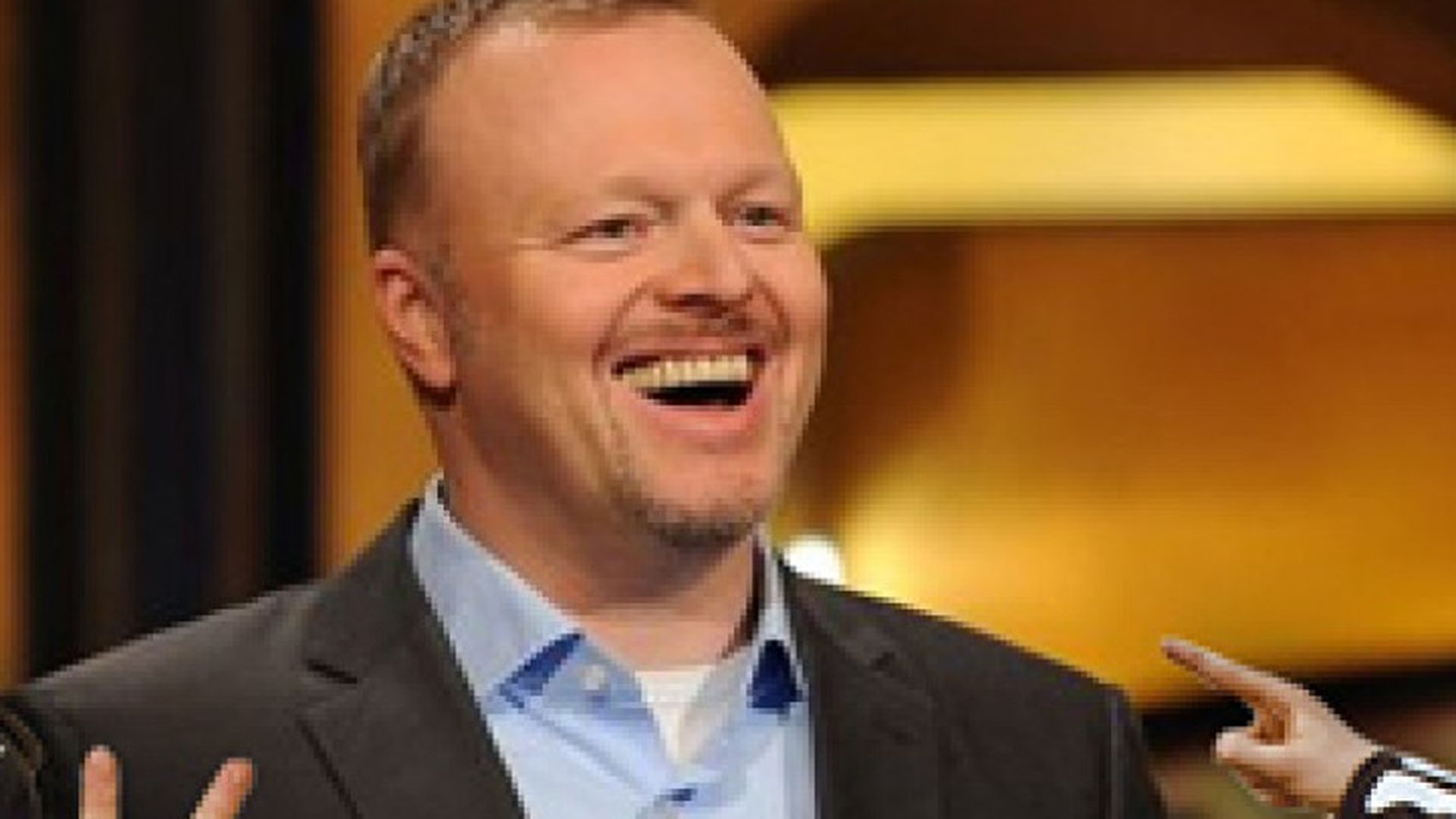 TV Total: Raab schnitt Jedward die Haare ab! | Promiflash.de