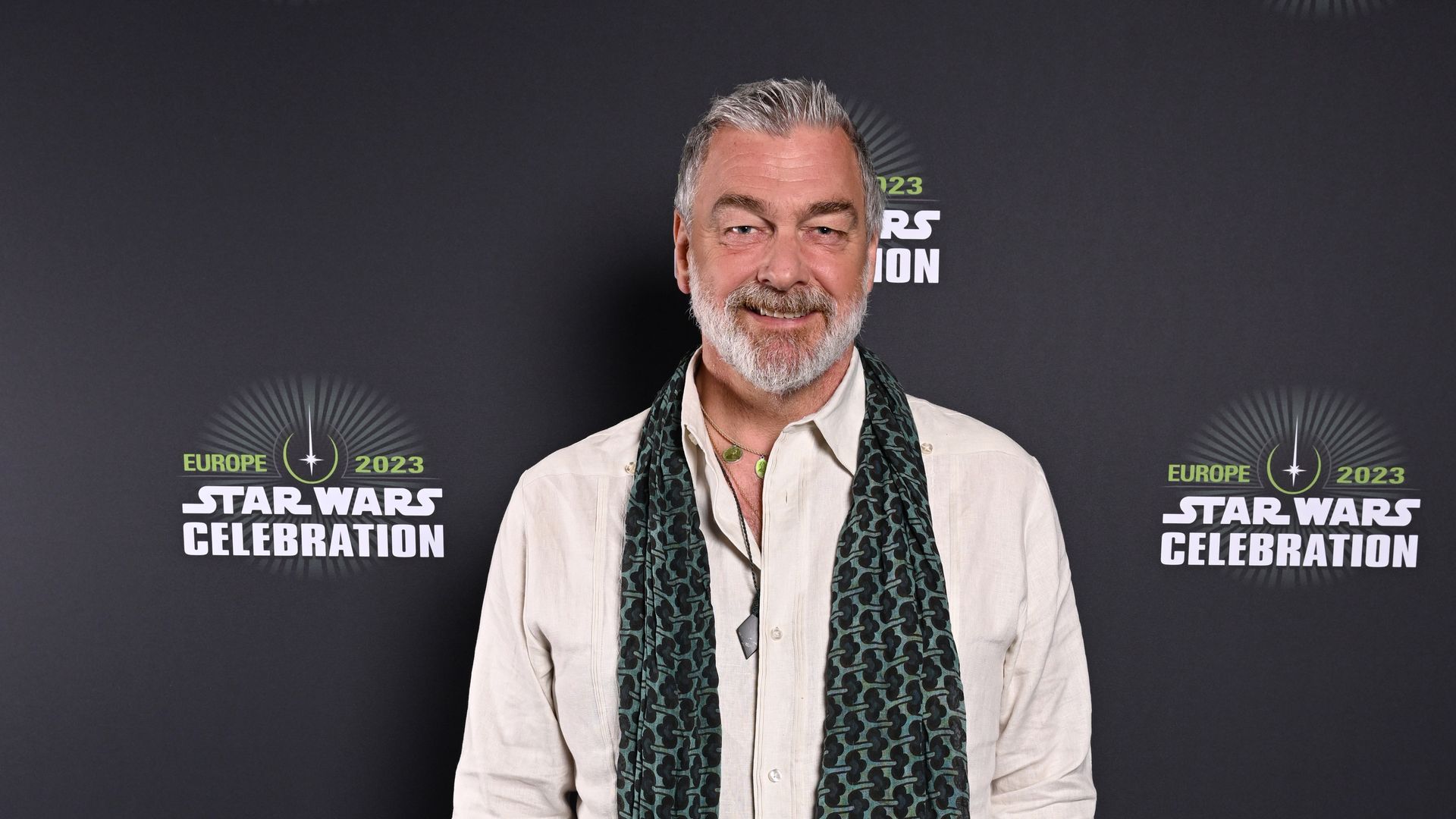 Ray Stevenson wurde vor Tod vom Set ins Krankenhaus gebracht