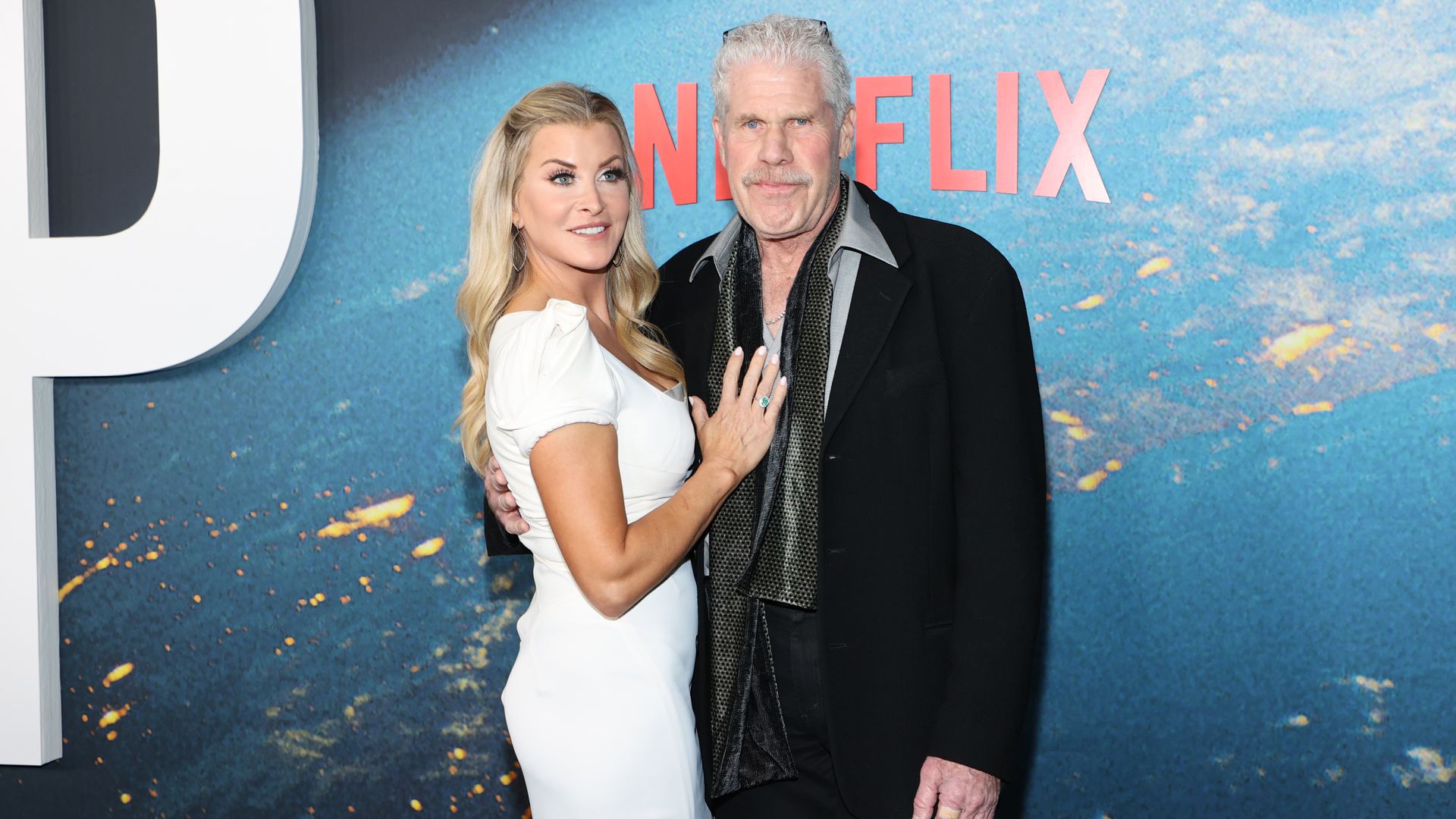 Selten: Ron Perlman und seine Allison besuchen Filmpremiere