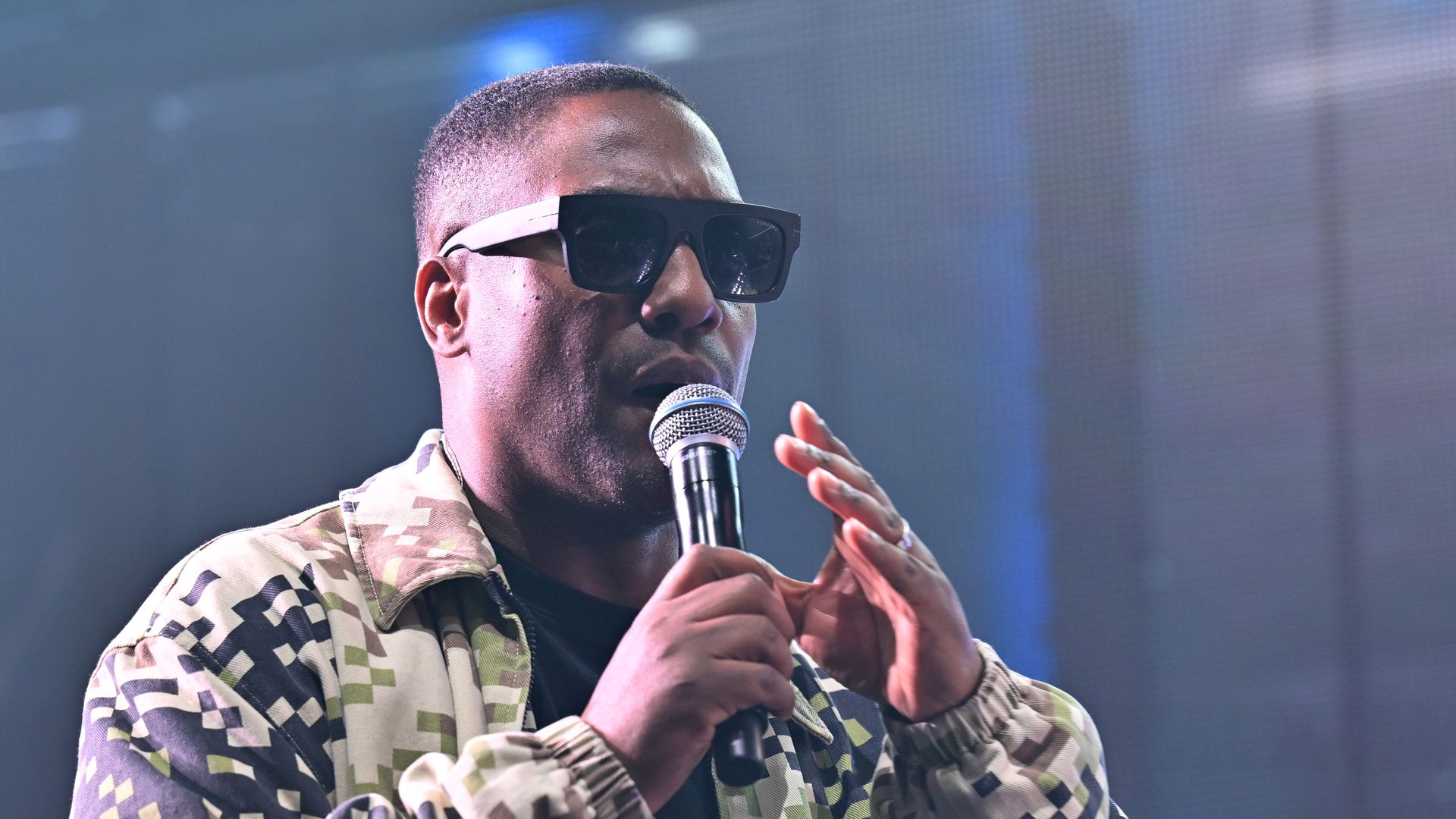 In Video: Simon Webbe schoss während Blue-Konzert gegen Fan