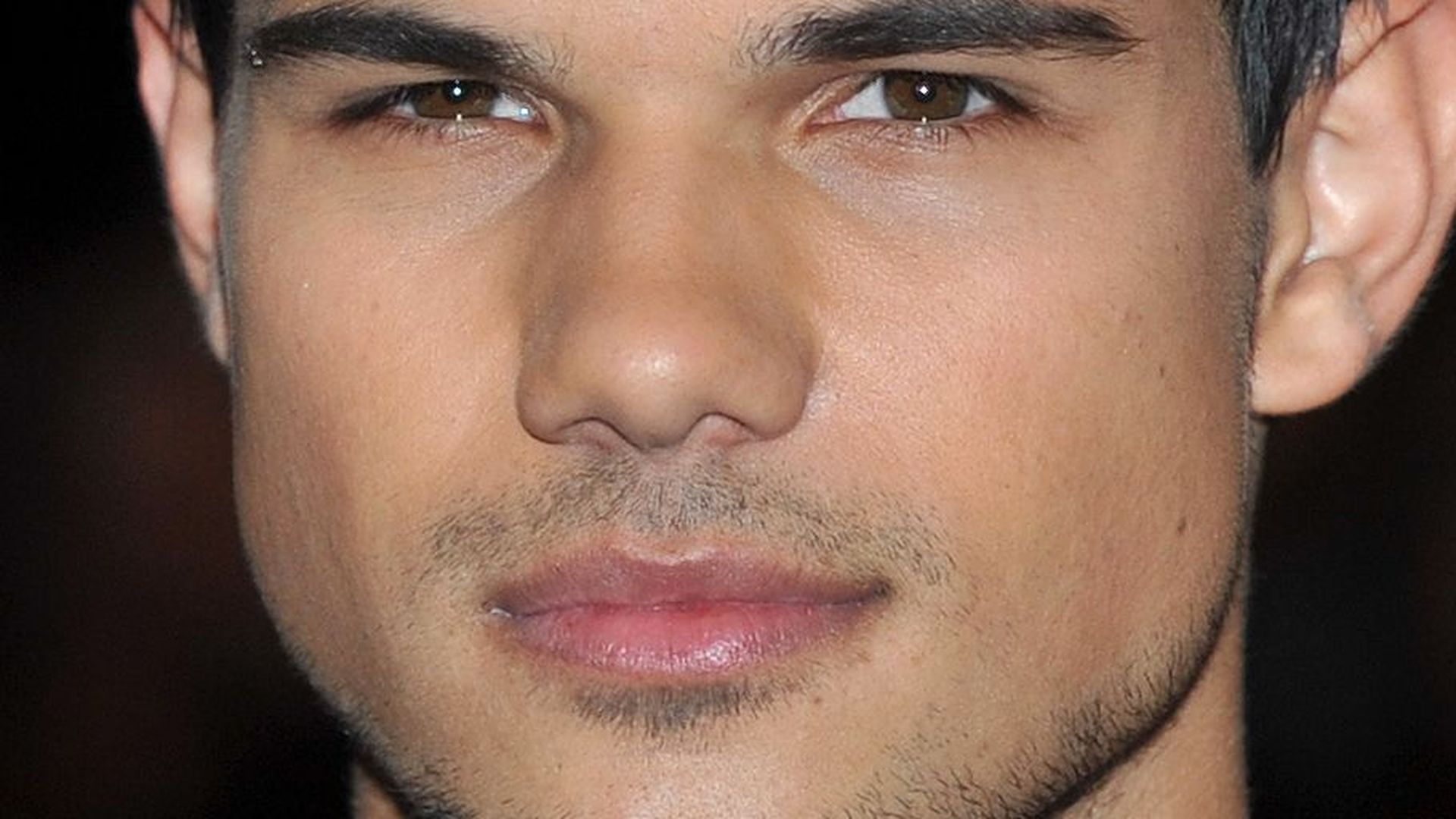 Taylor Lautner | Promiflash.de