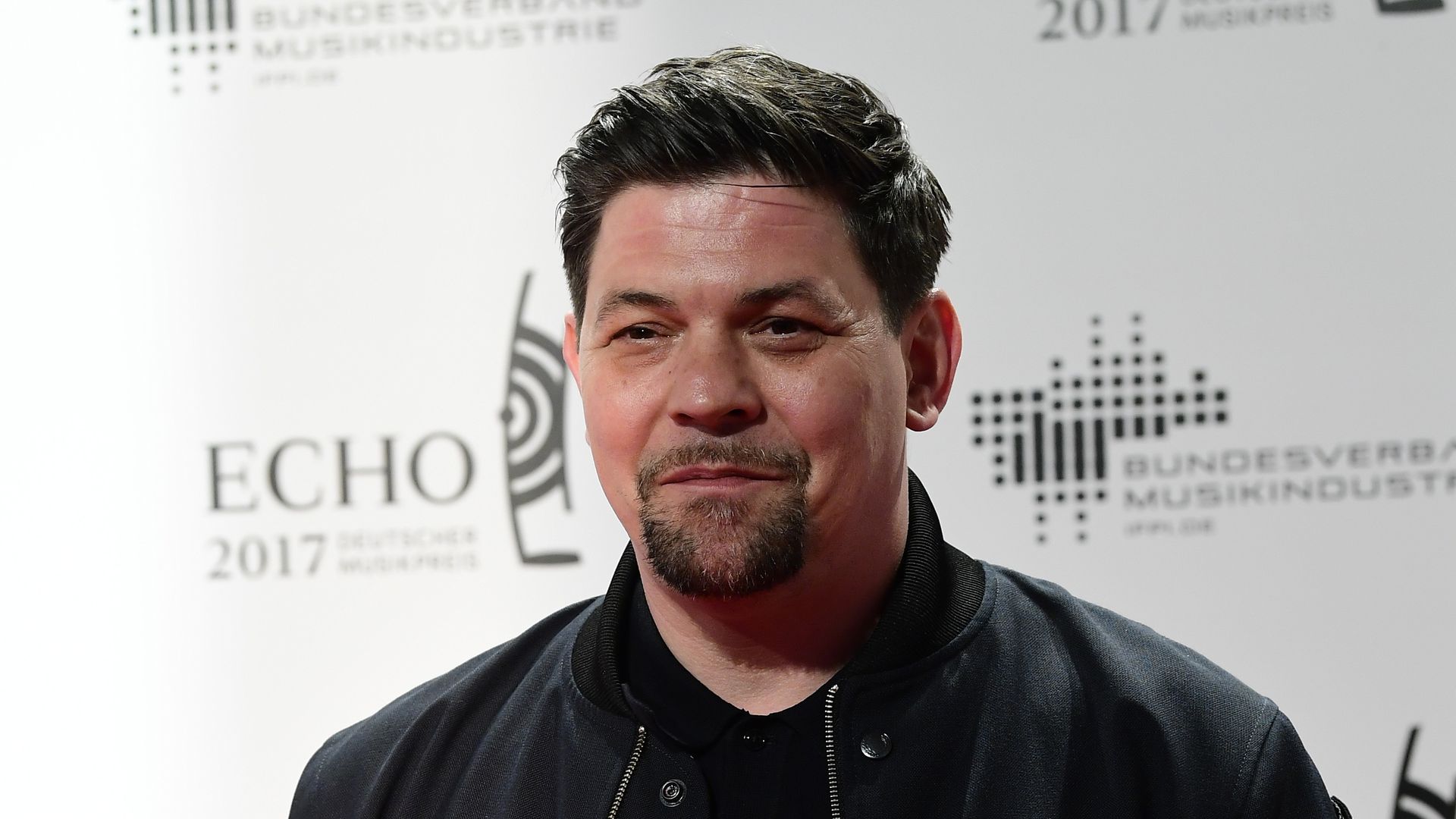 "Beste Unterhaltung": So wird Tim Mälzers neue Koch-Sendung ...