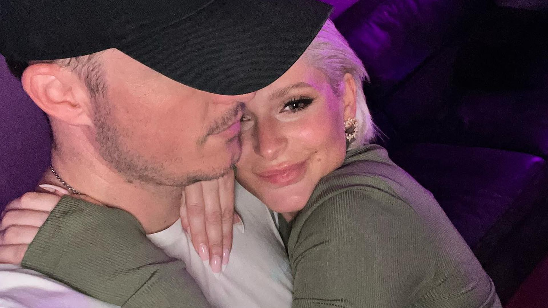 Bestätigen Marie Reim und Tim Peters hier etwa ihre Liebe?