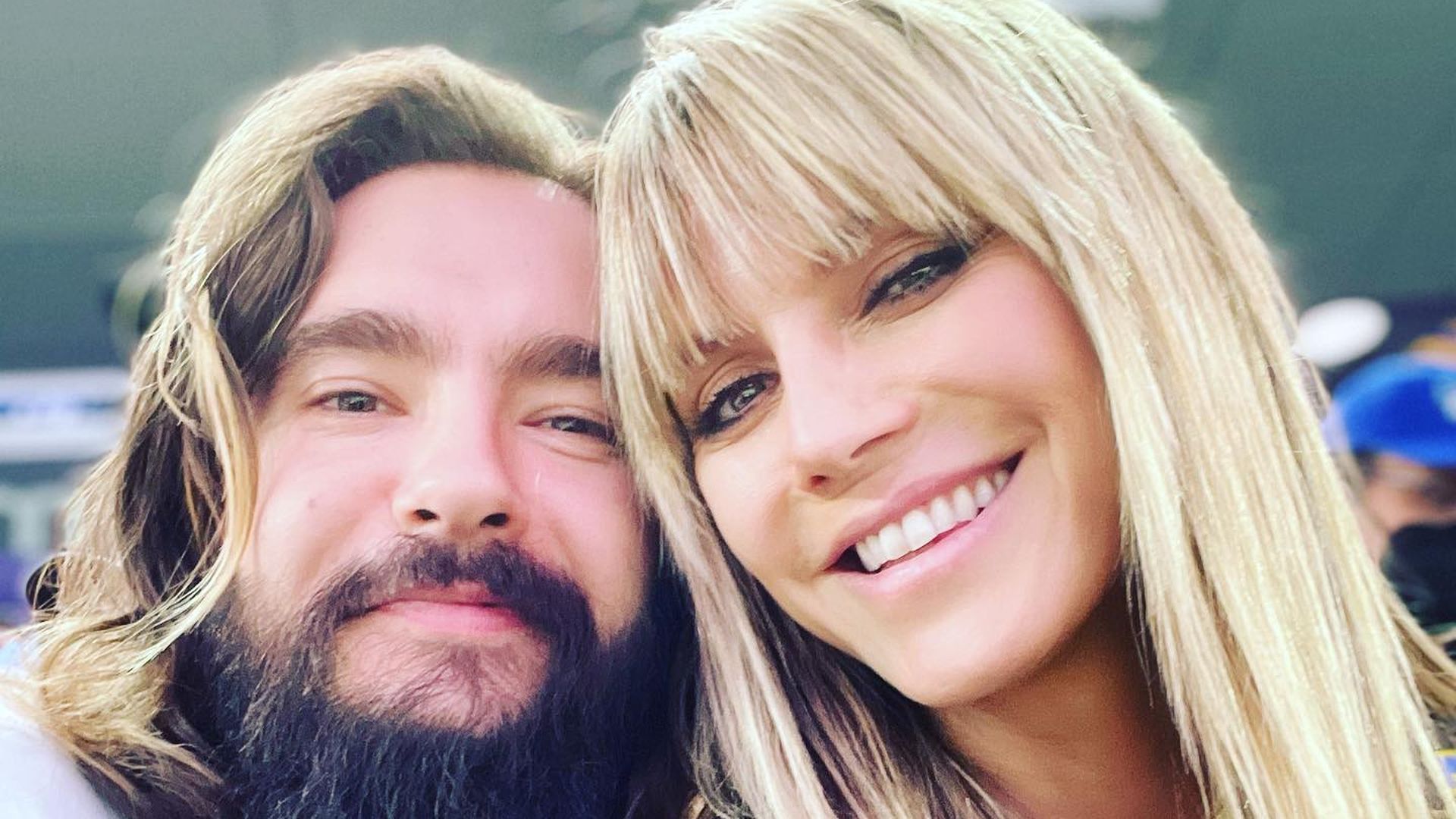 Blick aufs Bett: Keine Vorhänge bei Tom Kaulitz und Heidi