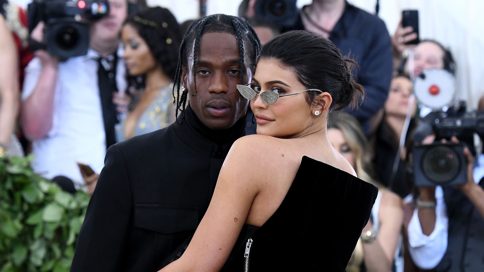 Extravagant: Travis Scott will Kylie bald Antrag machen! | Promiflash.de